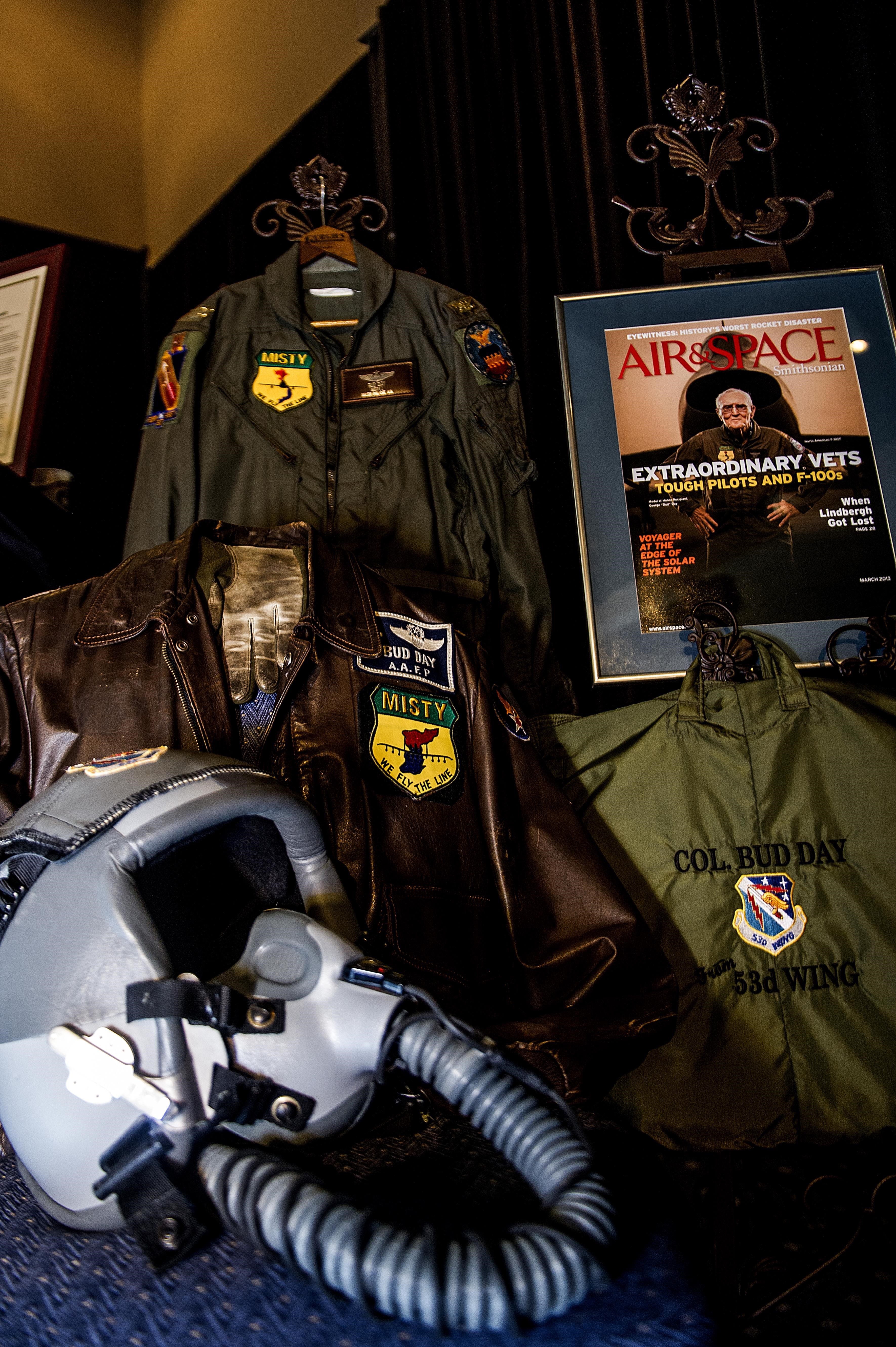 Emerald Coast pays tribute to Air Force legend > Air Force > Article ...