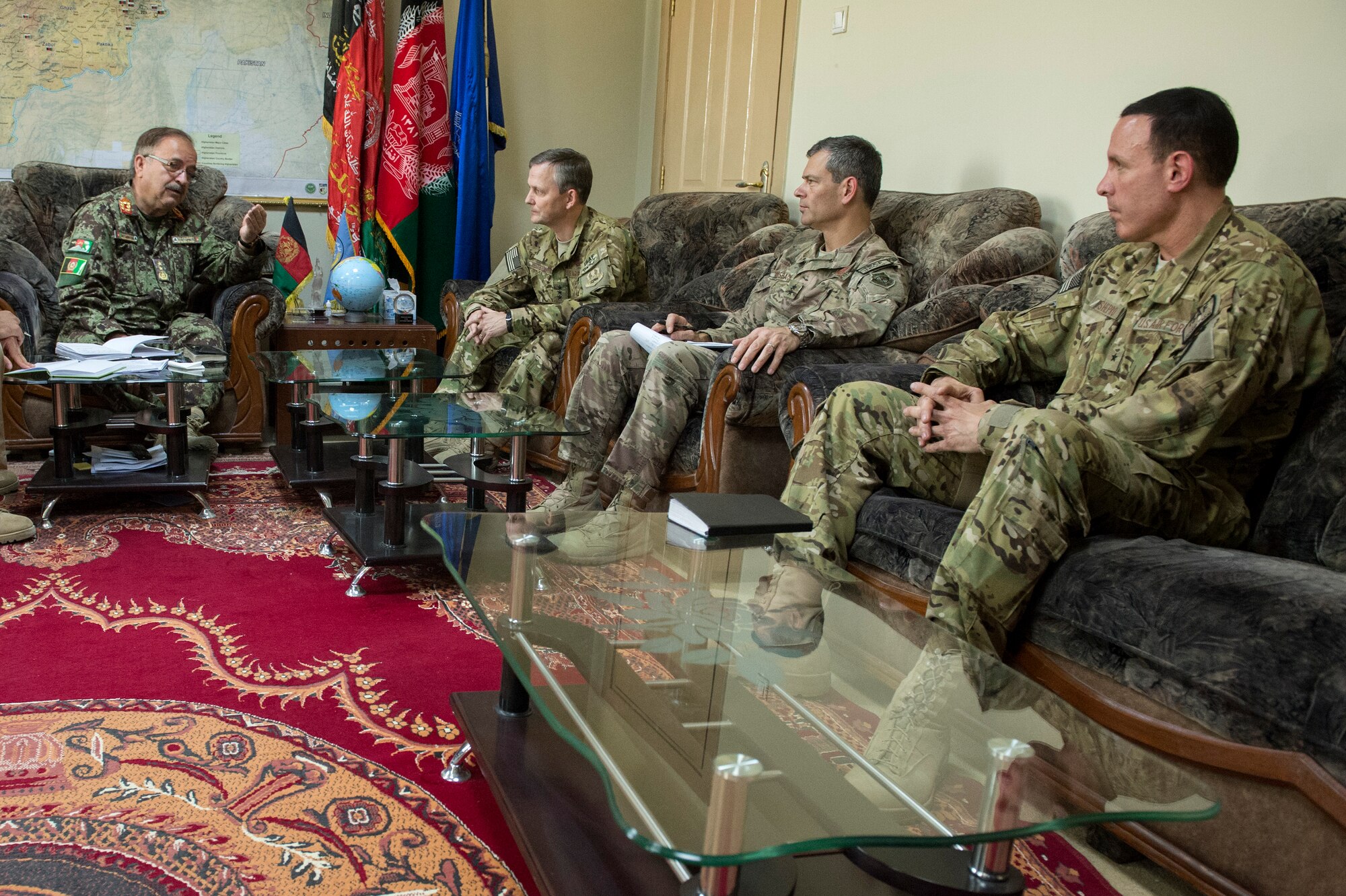 Three-star general visits Kabul International Airport > U.S. Air Forces ...