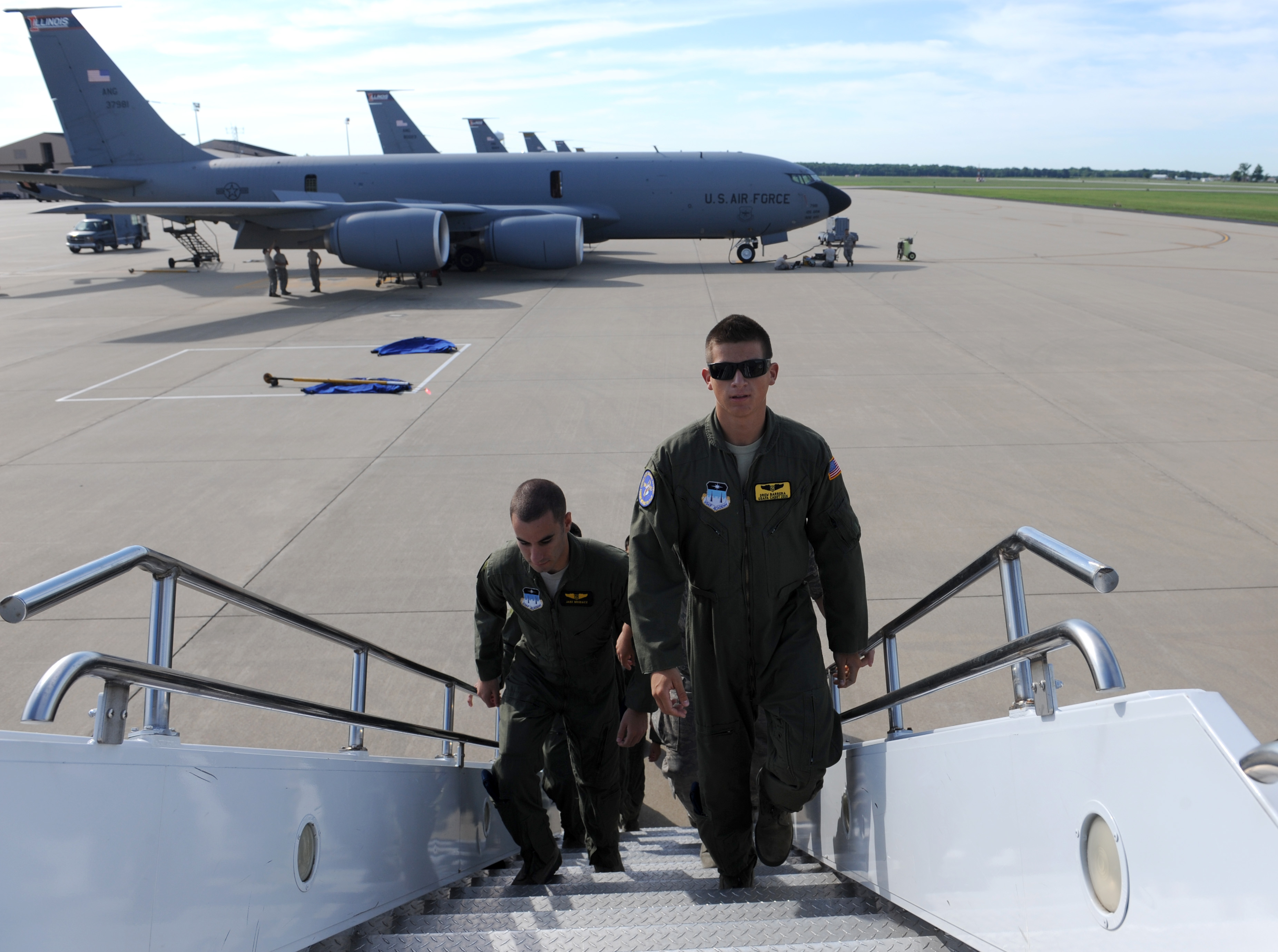 Air Force Academy cadets experience Scott AFB > Scott Air Force Base ...
