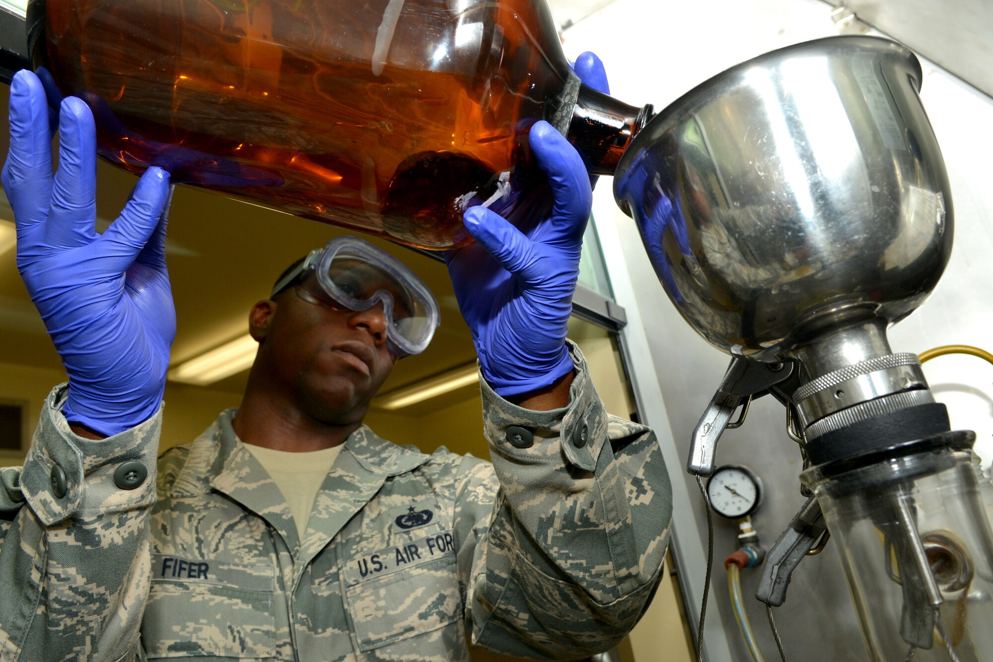 Shaw takes it from the tanks to lab > Shaw Air Force Base > News