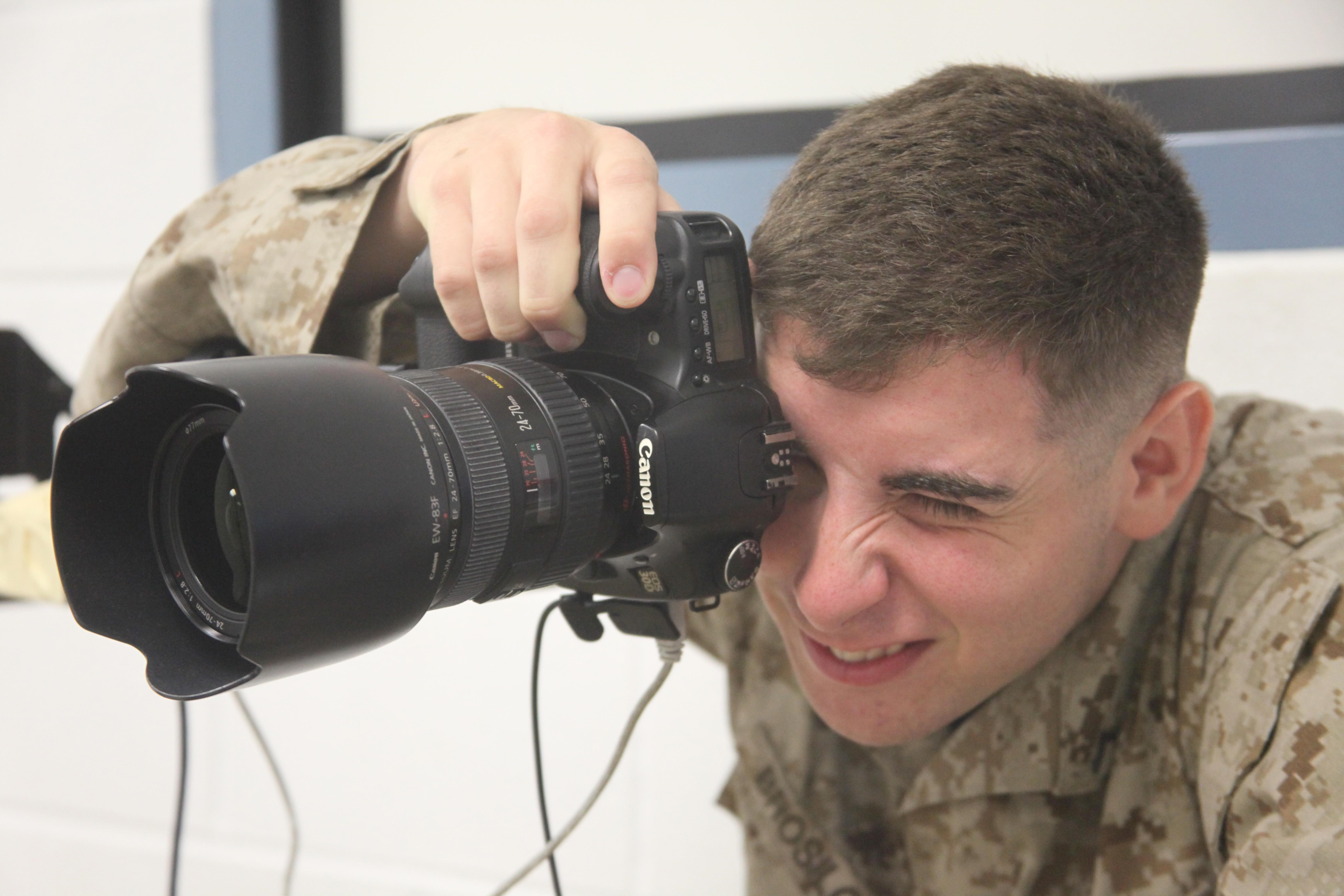 Station Combat Camera focuses on professional results > Marine Corps ...