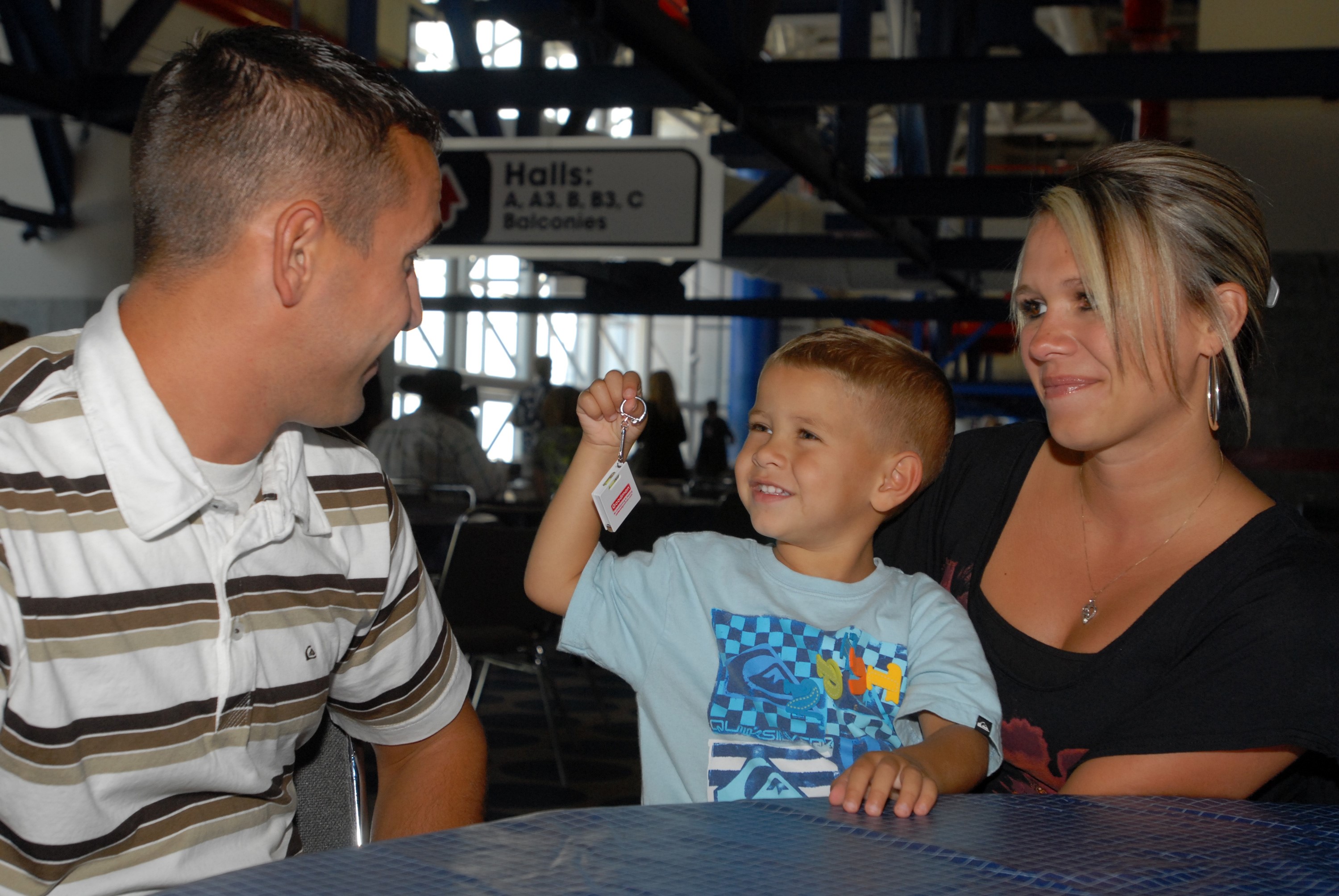 Program helps Guard couples cope with deployments > National Guard ...