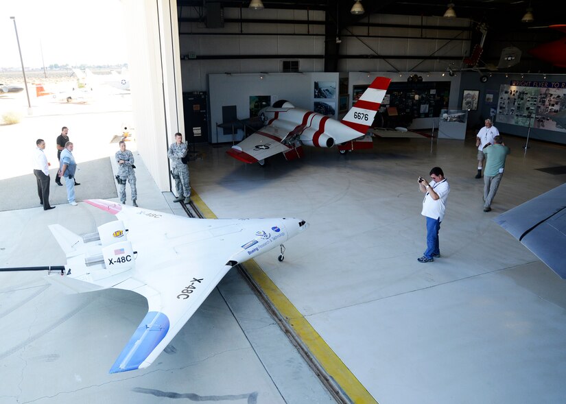 AFFT Museum moves X-48C > Edwards Air Force Base > News