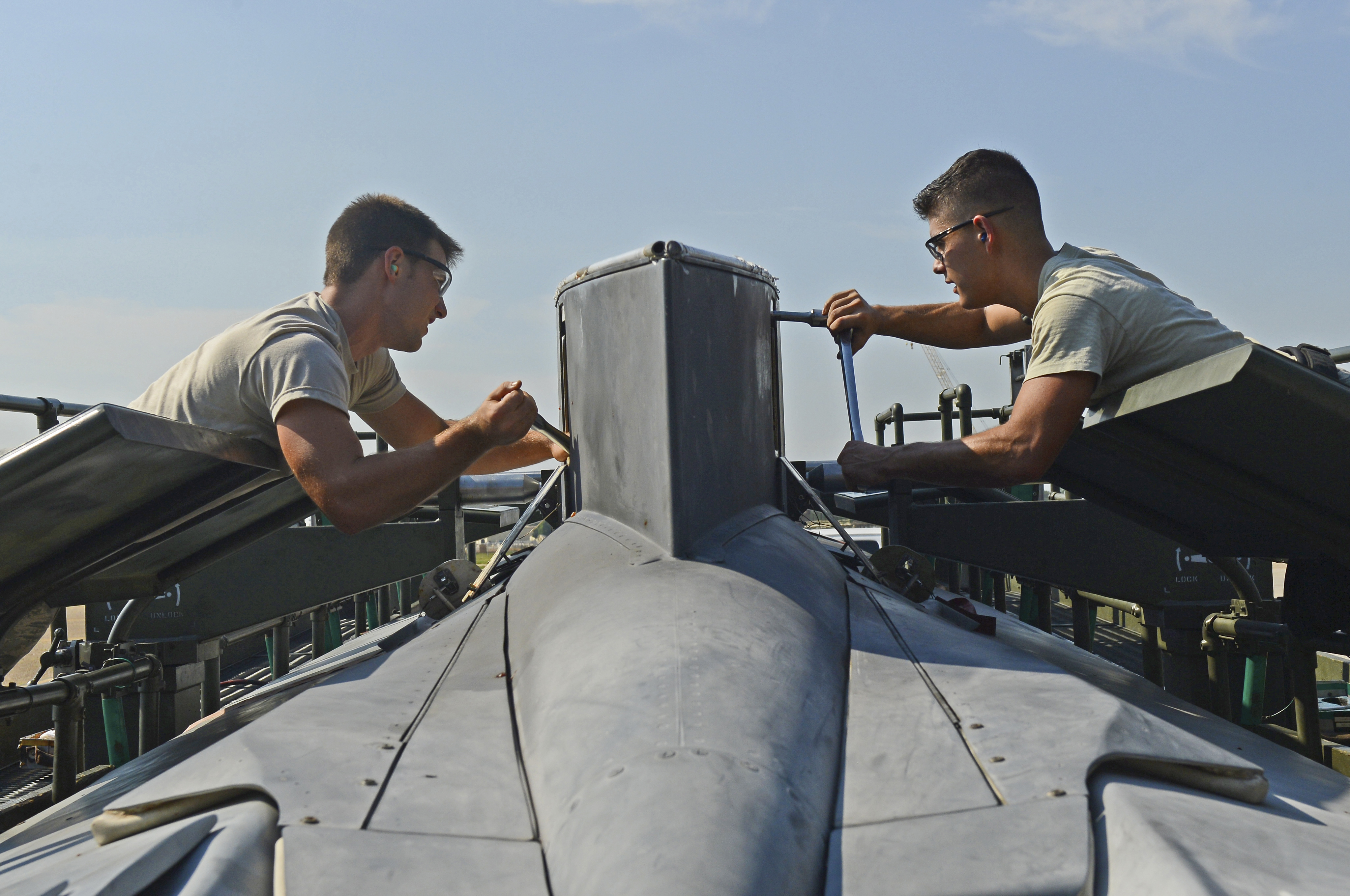 Innovative 2nd MXG Airmen load new ideas to B-52 > Barksdale Air Force ...