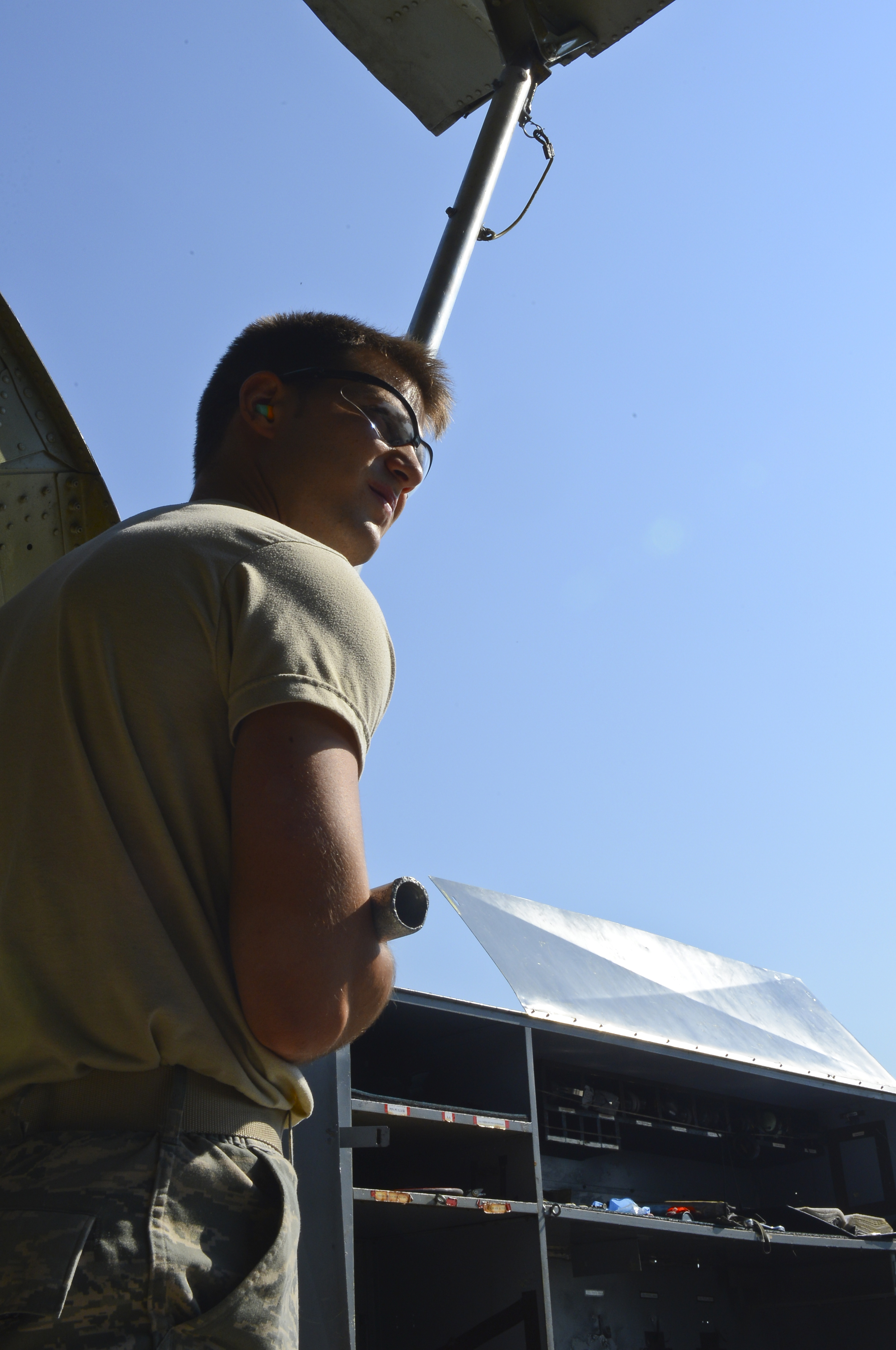 Innovative 2nd MXG Airmen load new ideas to B-52 > Barksdale Air Force ...