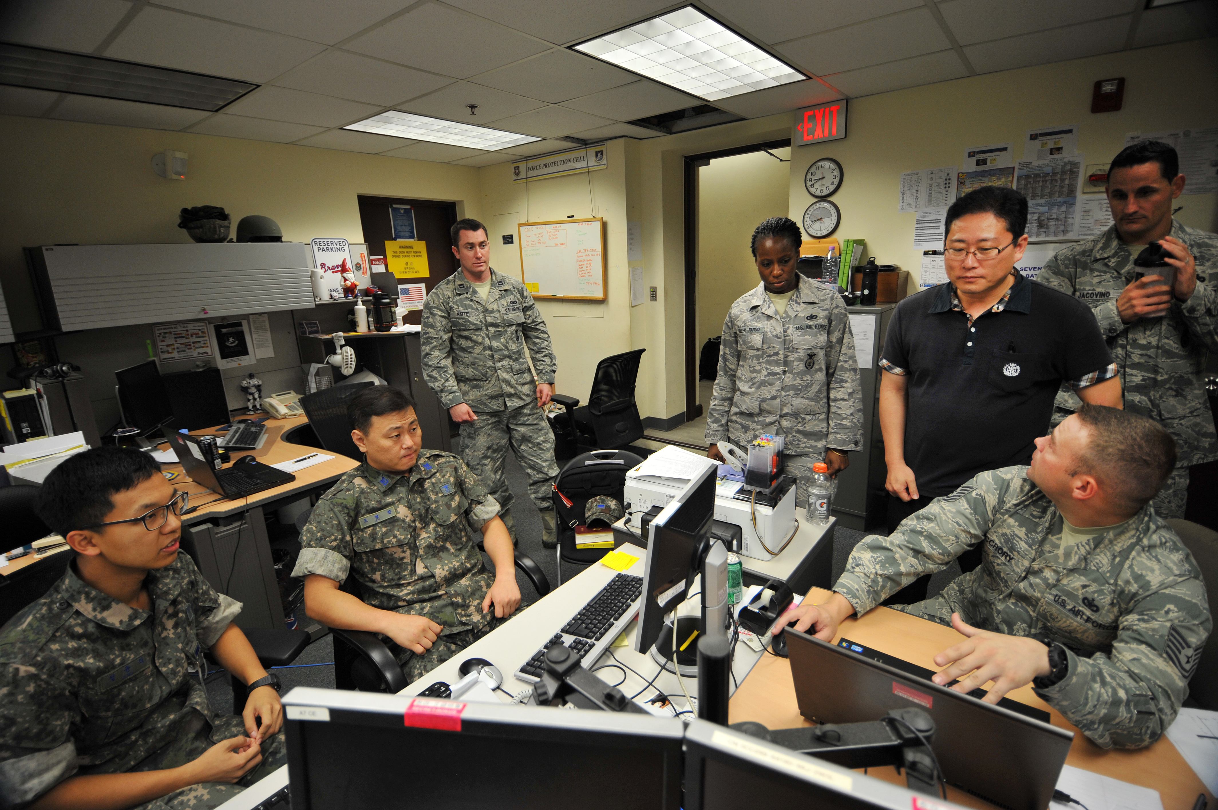 ROKAF, U.S. Airmen keep air bases fit to fight > 7th Air Force > News