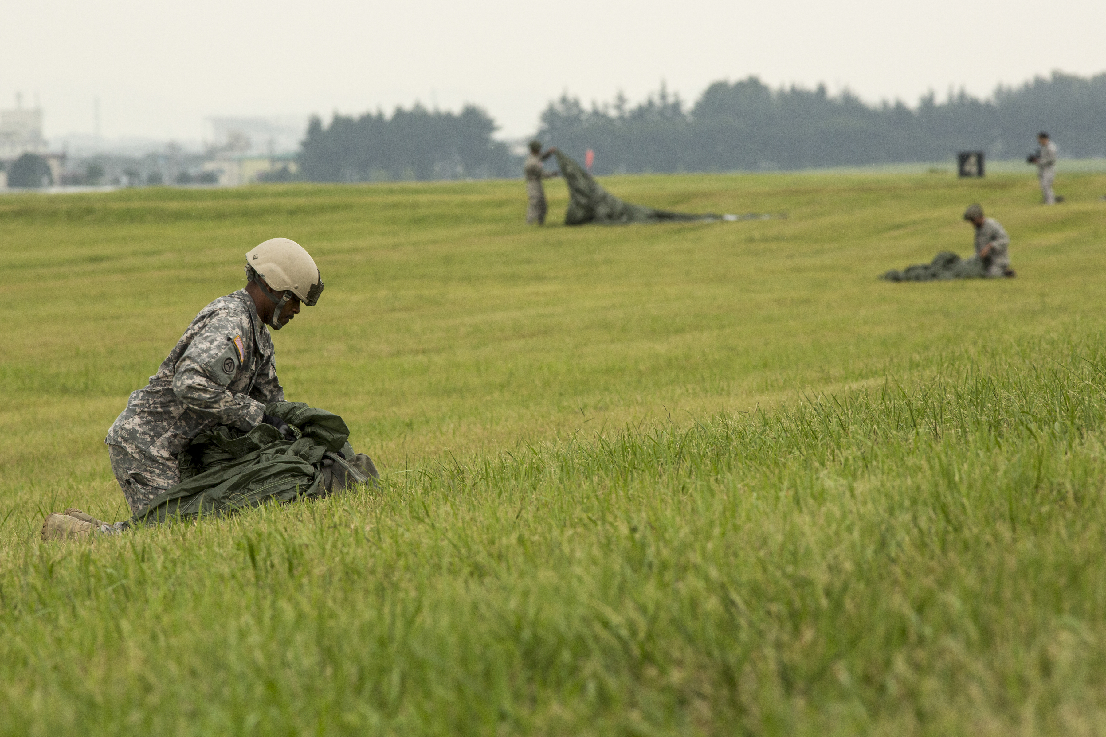 Airlifters enable jump week > Yokota Air Base > Article Display