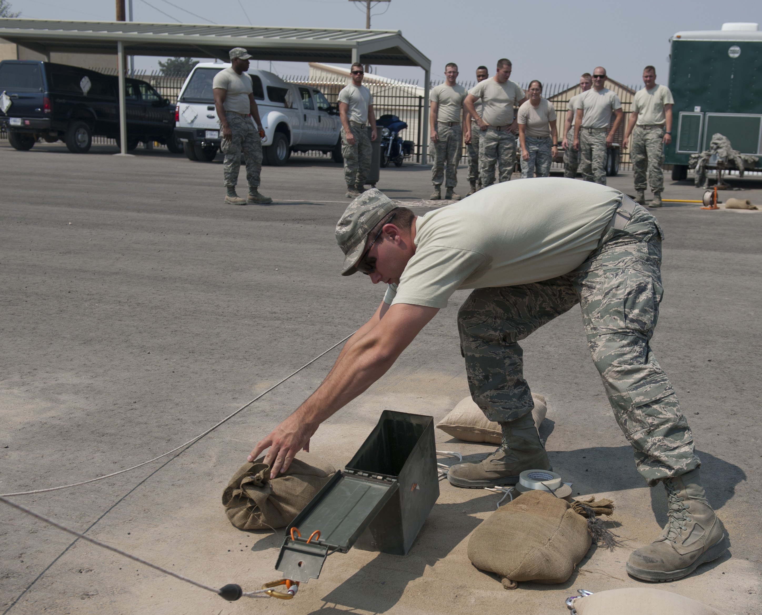 Airmen achieve teamwork through engineers' challenge > Mountain Home ...