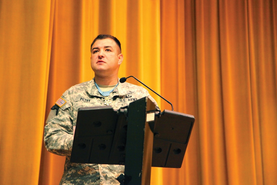 Veterans visit Foster, share experiences > United States Marine Corps ...