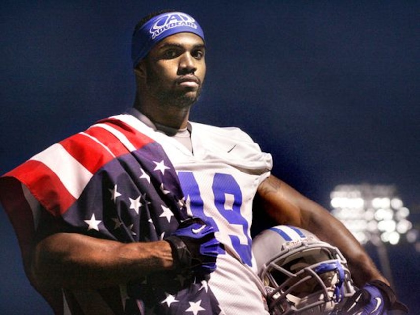 Taking the gridiron: one Marine goes for his dream > United States ...
