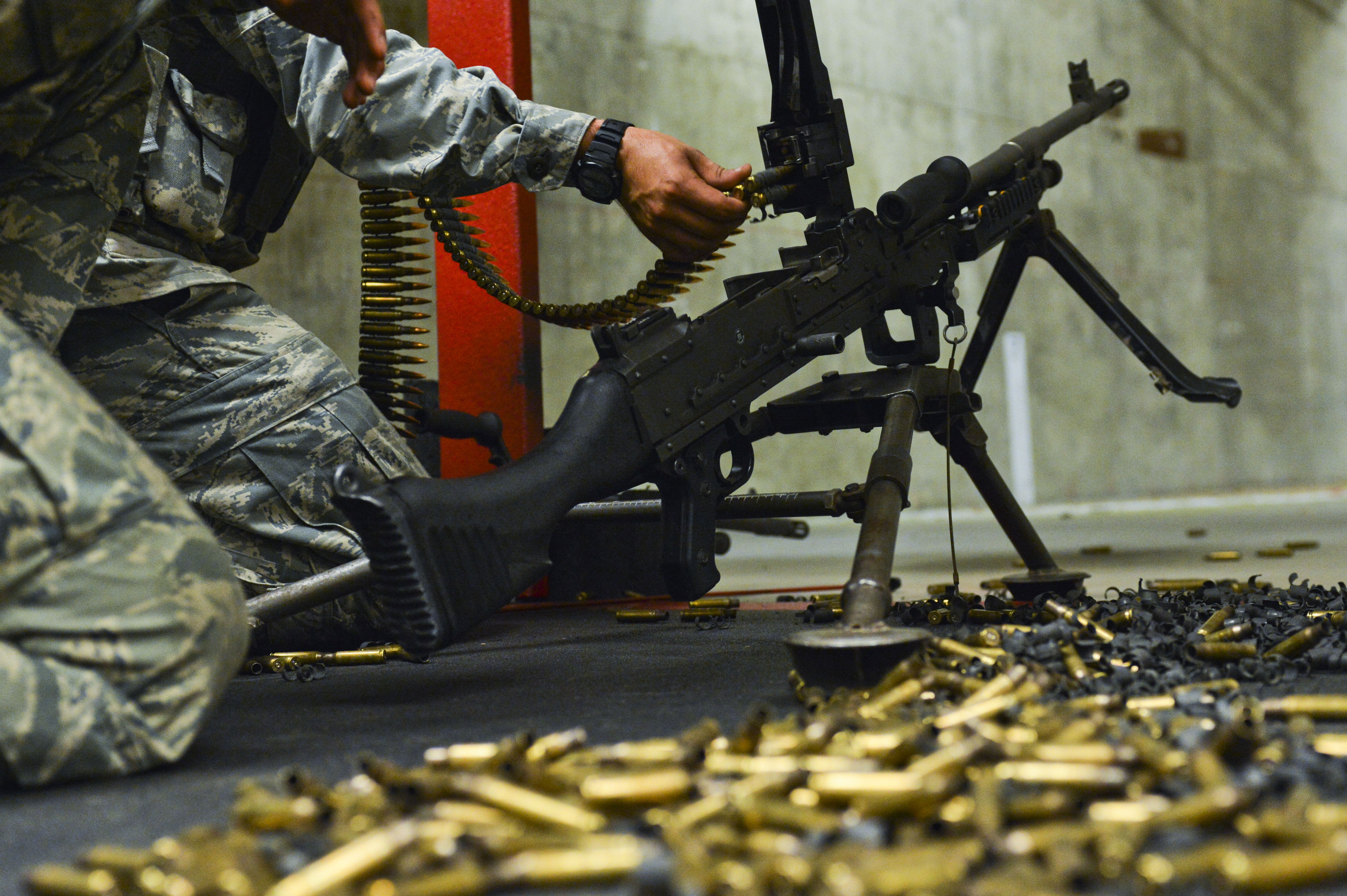 SFS Airmen fire away ... complete weapons training > Luke Air Force ...