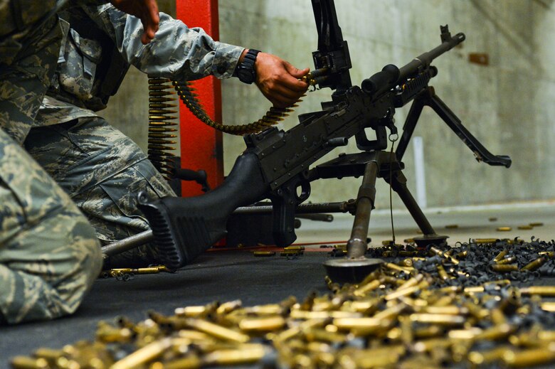 SFS Airmen fire away ... complete weapons training > Luke Air Force ...