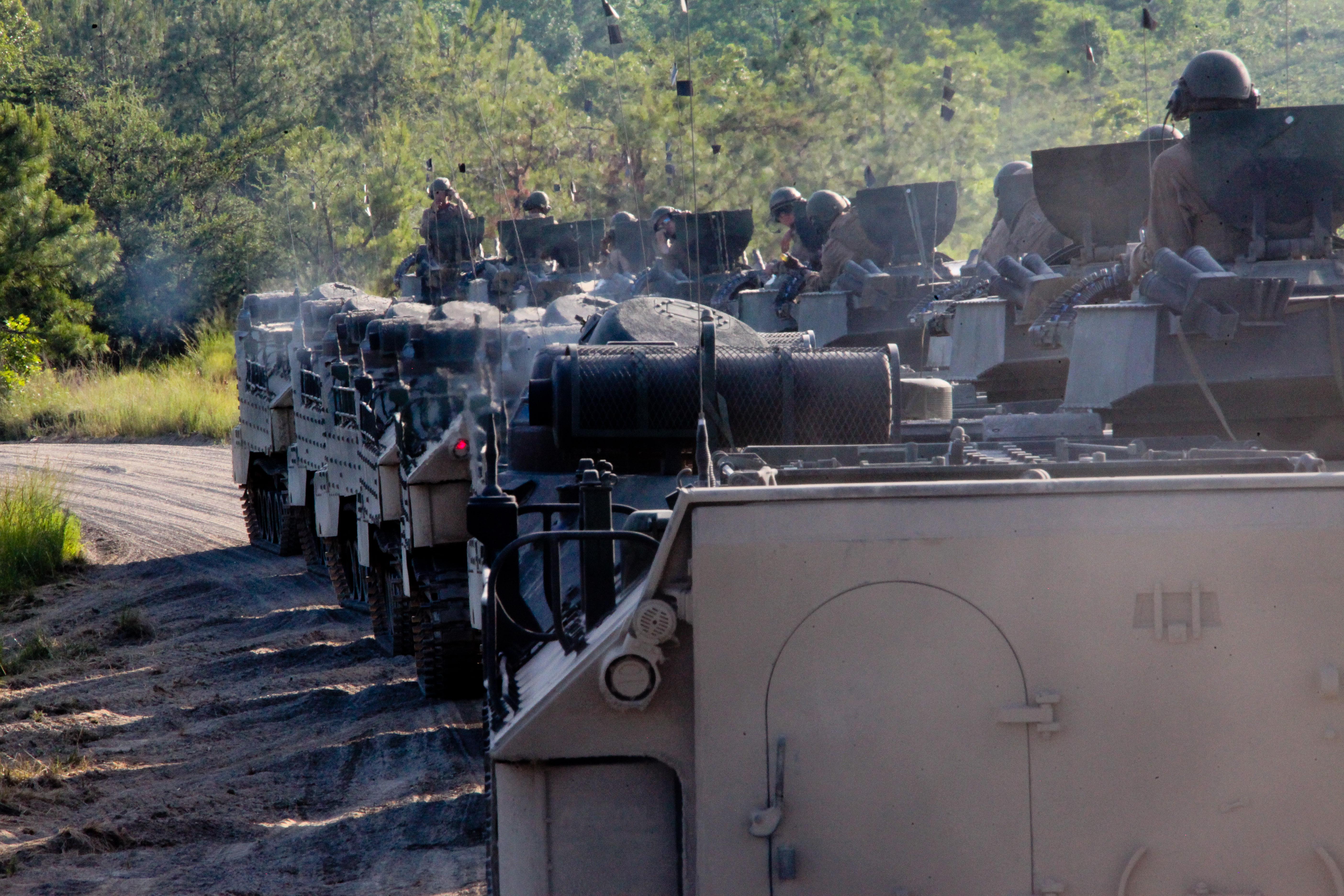 Realistic training for AAVs > United States Marine Corps Flagship ...