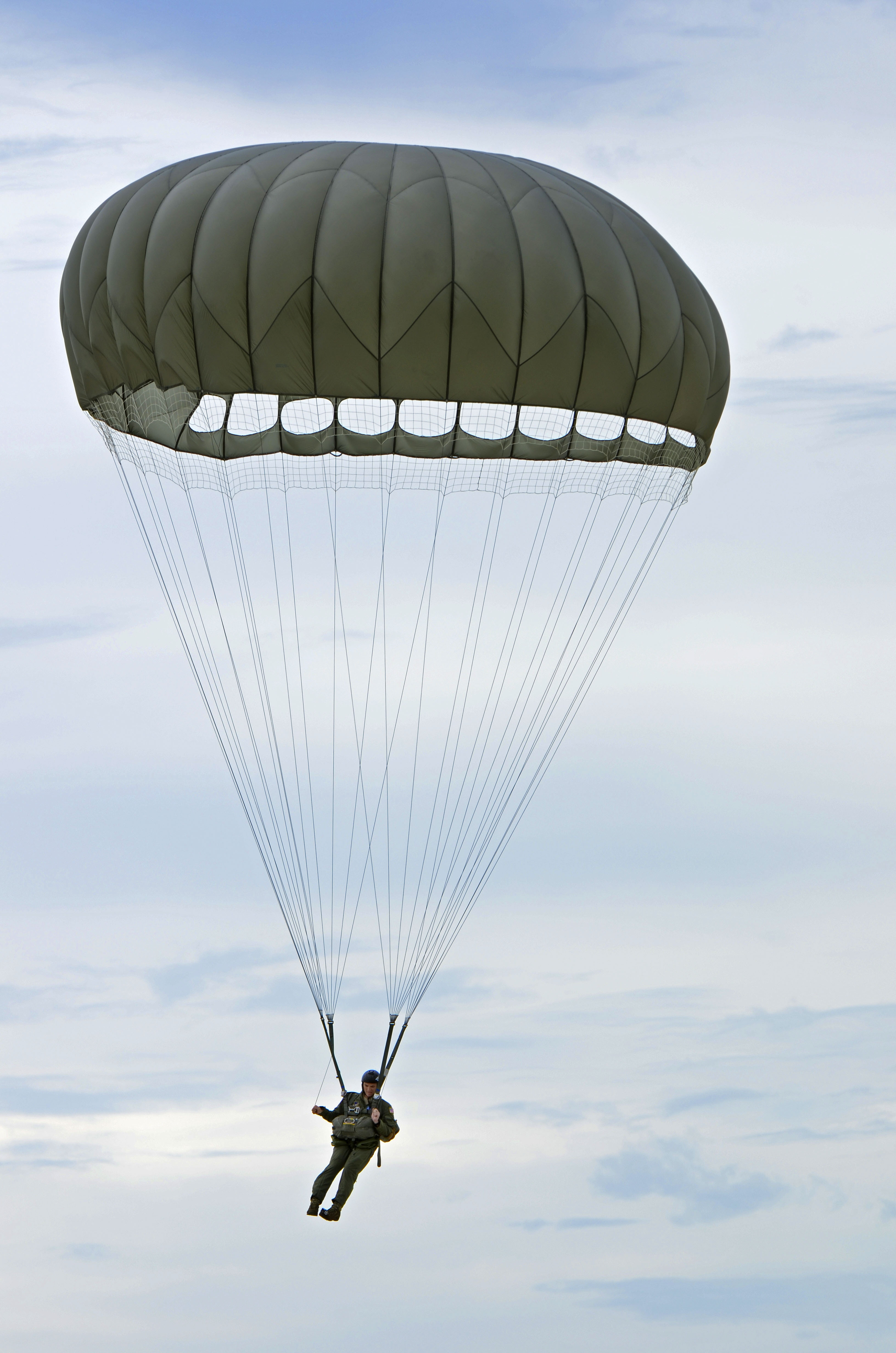 Jumps and chutes: 736th SFS conduct airborne training > Pacific Air ...