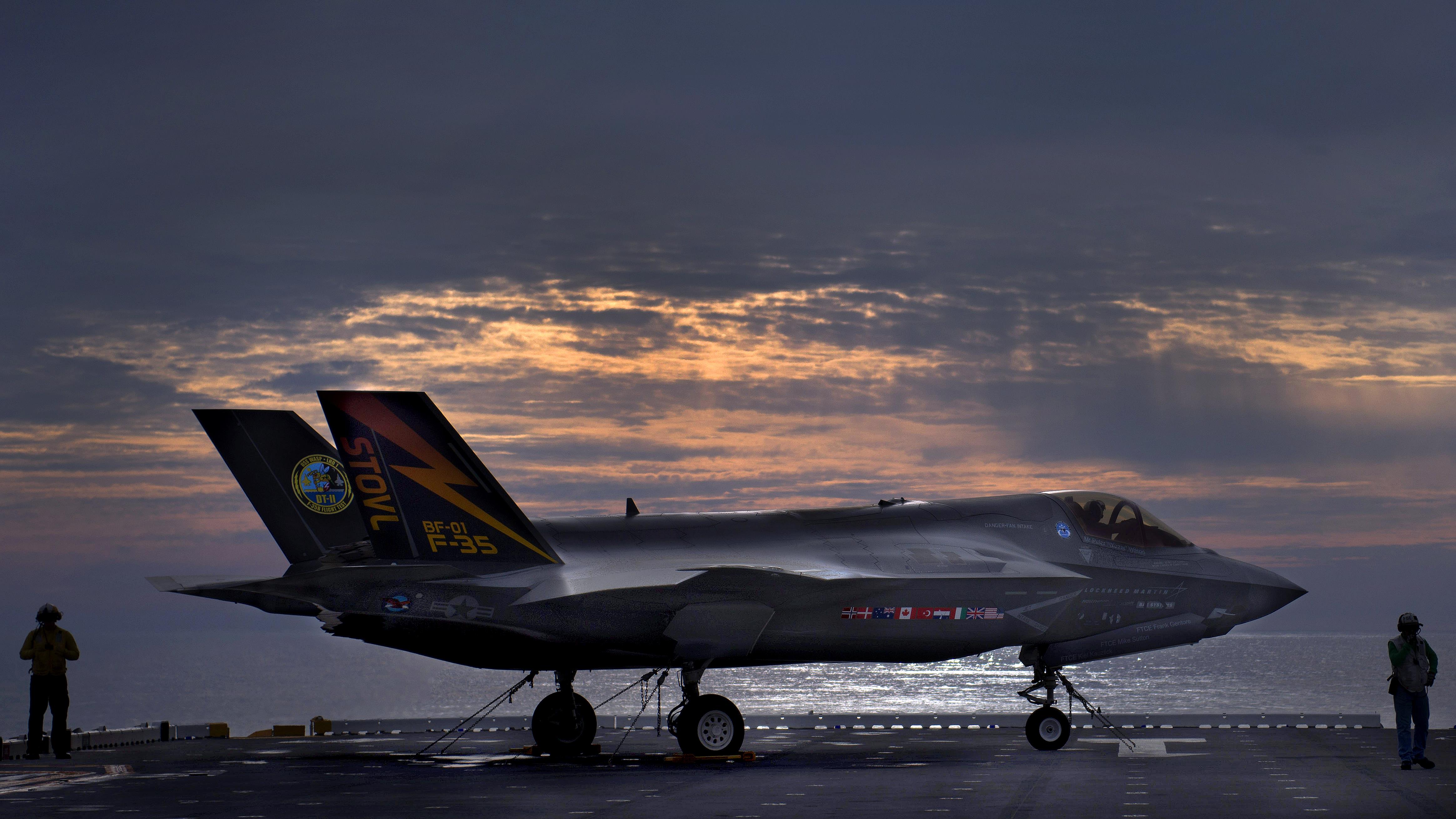 f35 lightning vertical takeoff