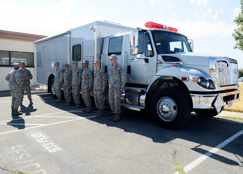 AFMC commander visits Edwards facilities > Edwards Air Force Base > News