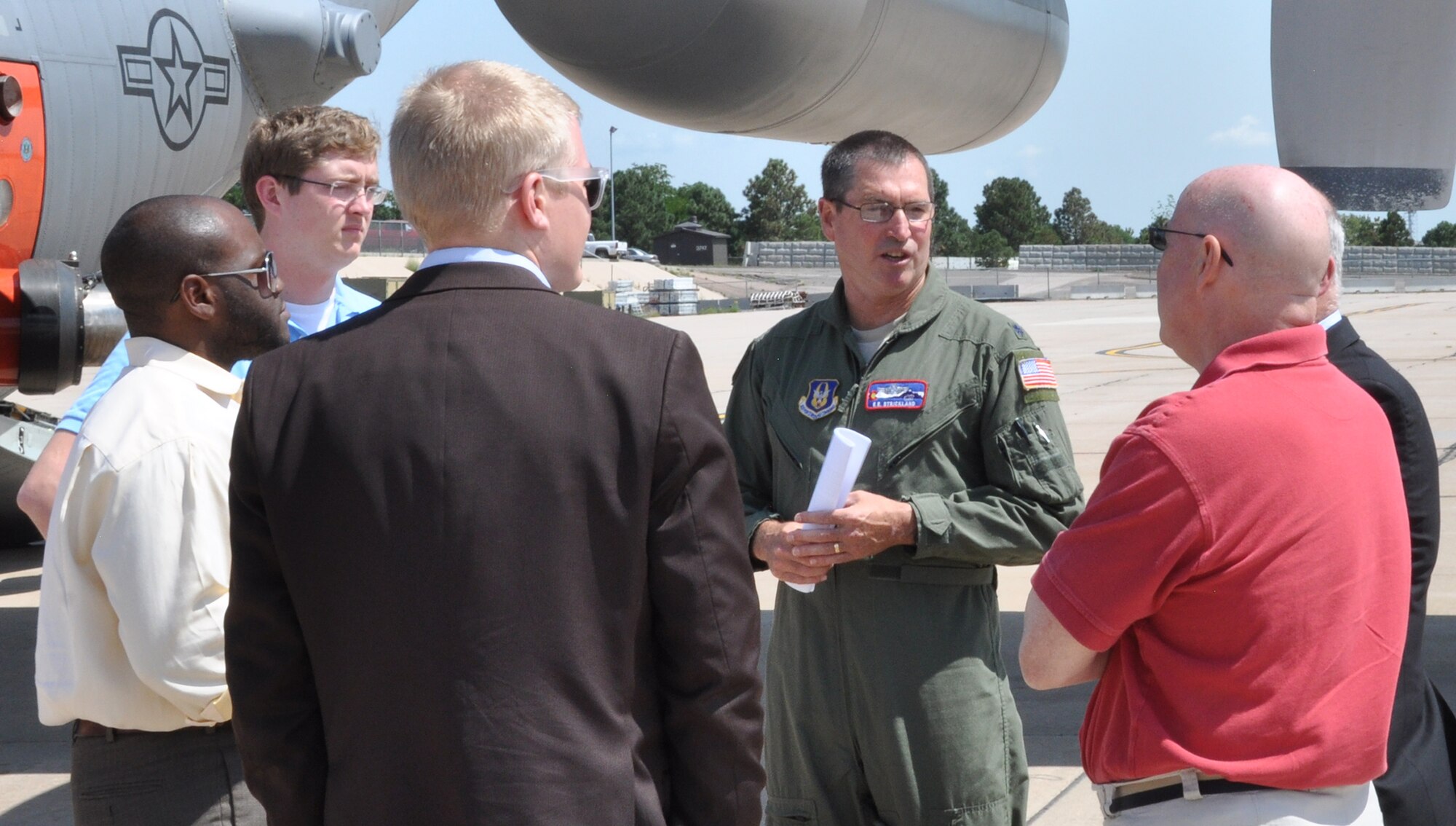 D.C. legislative liaisons visit Reserve wing > 302nd Airlift Wing ...