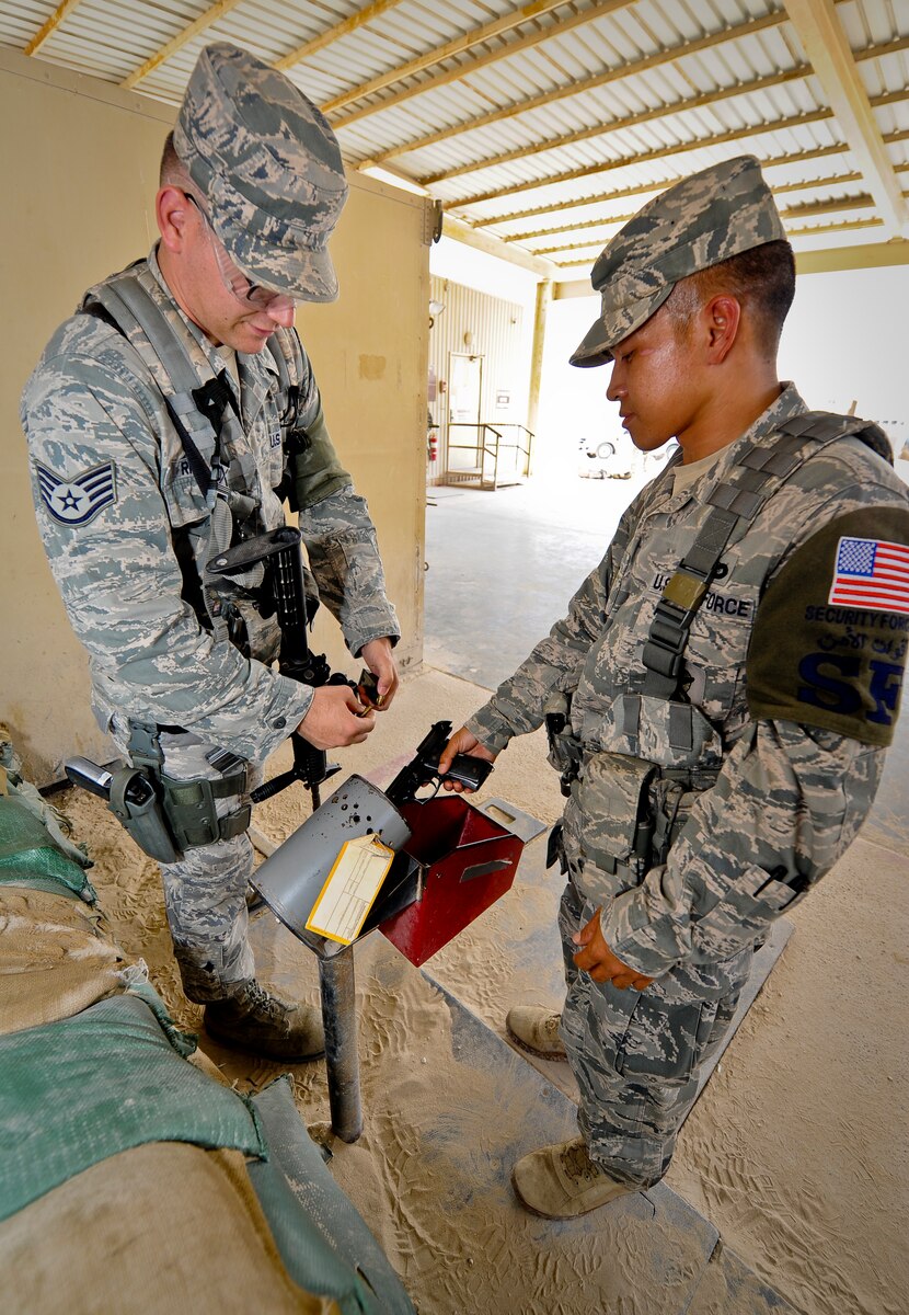 Airmen arming deployed defenders > Mountain Home Air Force Base ...
