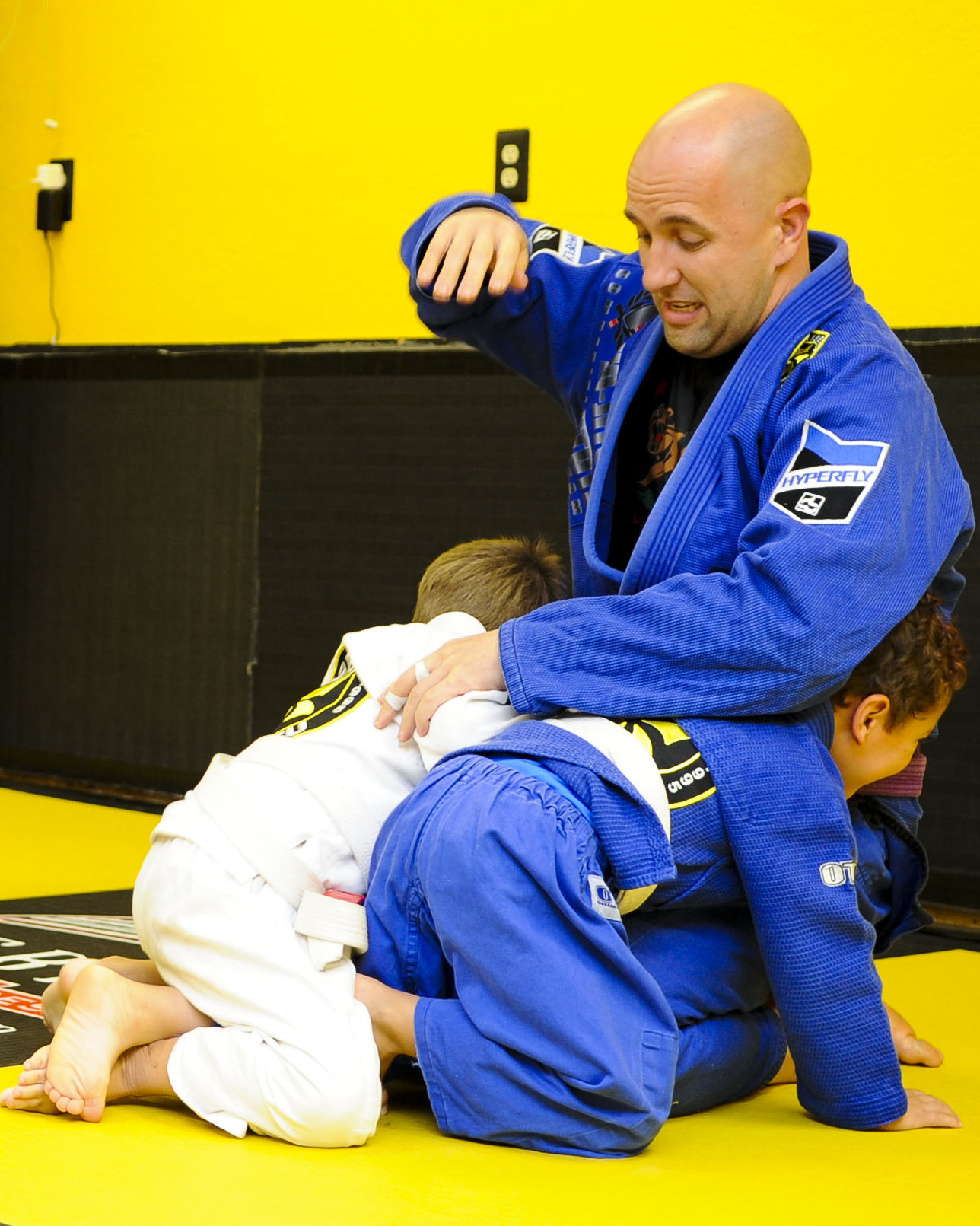 Hand-to-hand: Combatives instructor 'throws down' knowledge > Joint ...