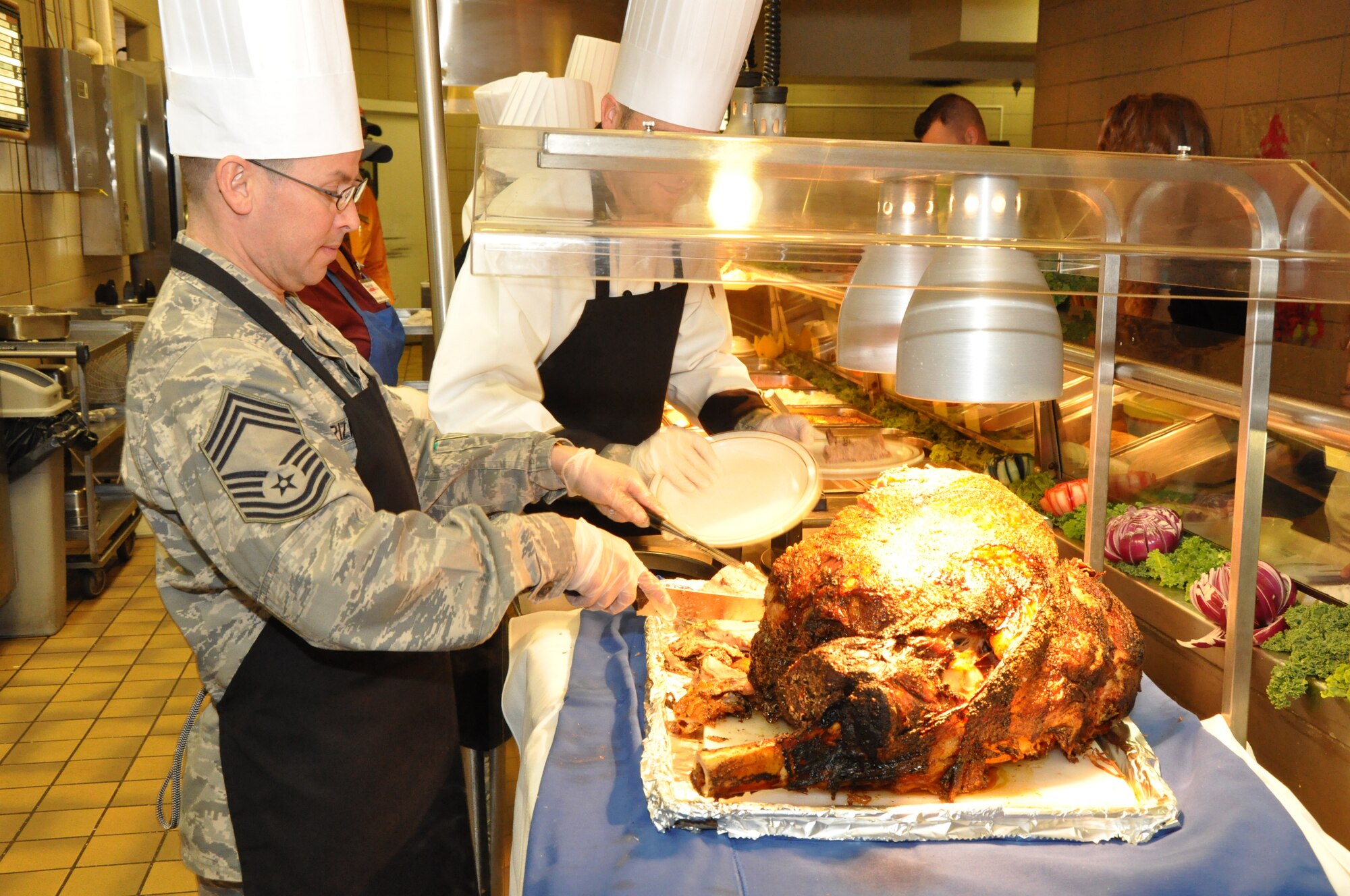 Base leadership serves Thanksgiving meals to Team Goodfellow ...