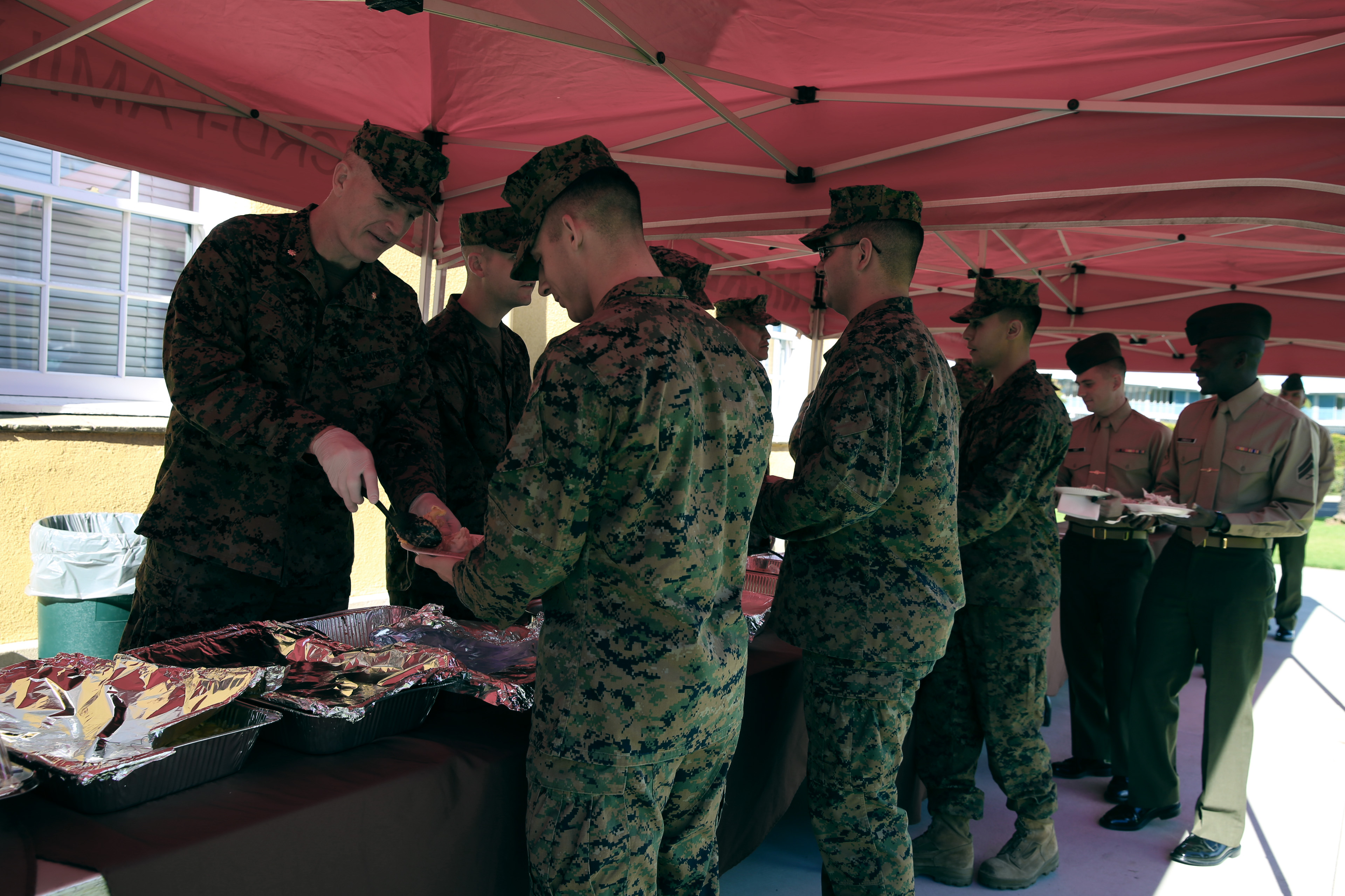 Marines gather for Thanksgiving lunch, companionship > Marine Corps ...