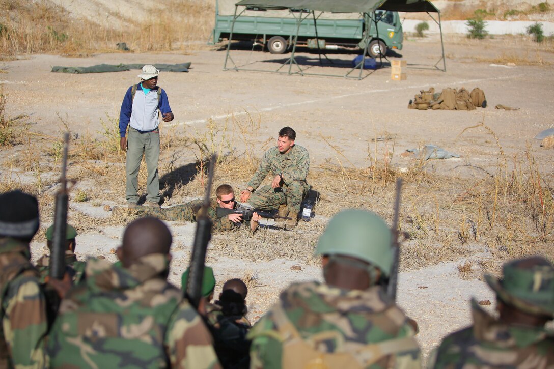 Special-Purpose Marine Air-Ground Task Force Africa 13 Marines train ...