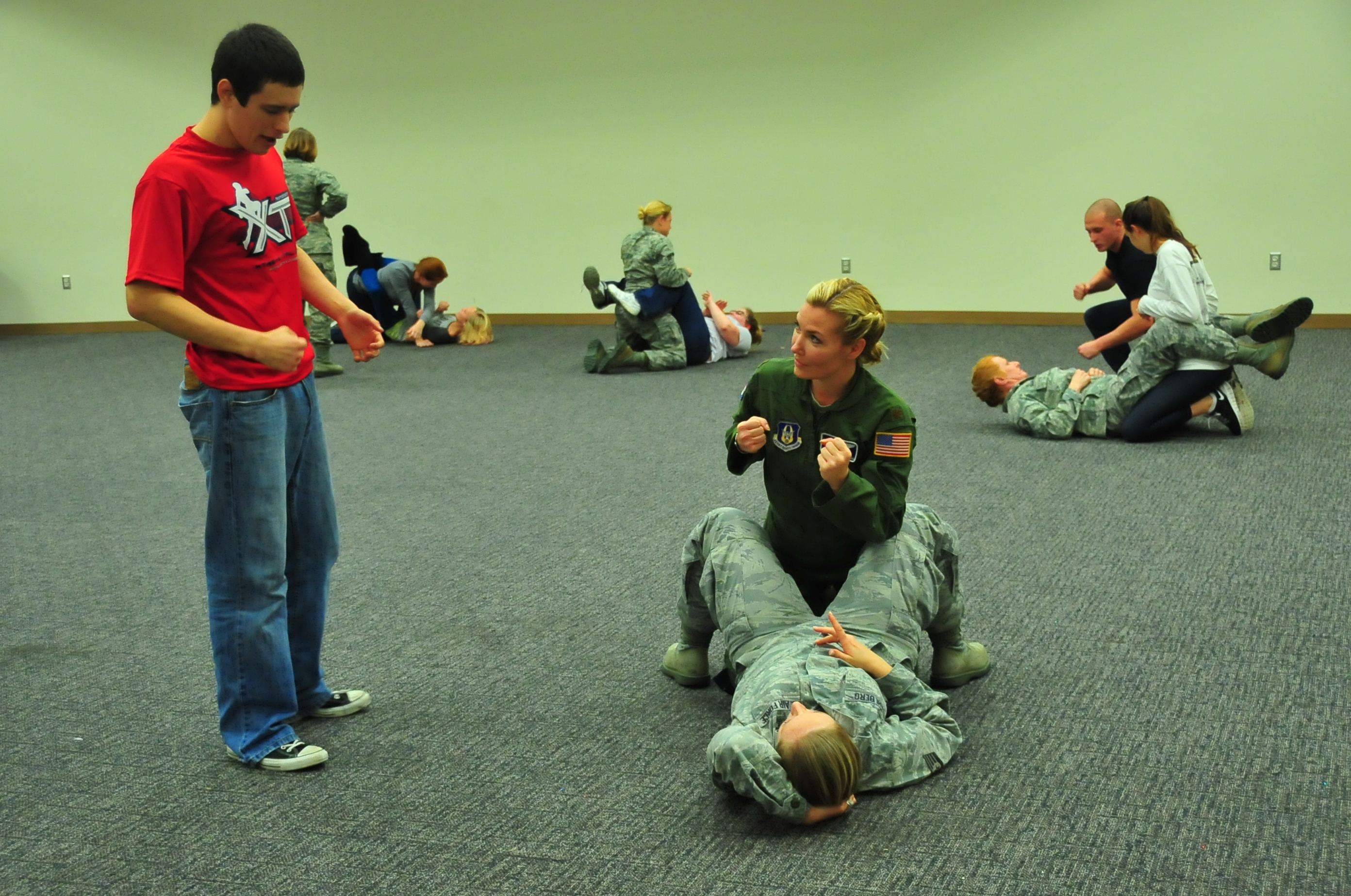 Jiu Jitsu instructor teaches reservists, families basics of self ...
