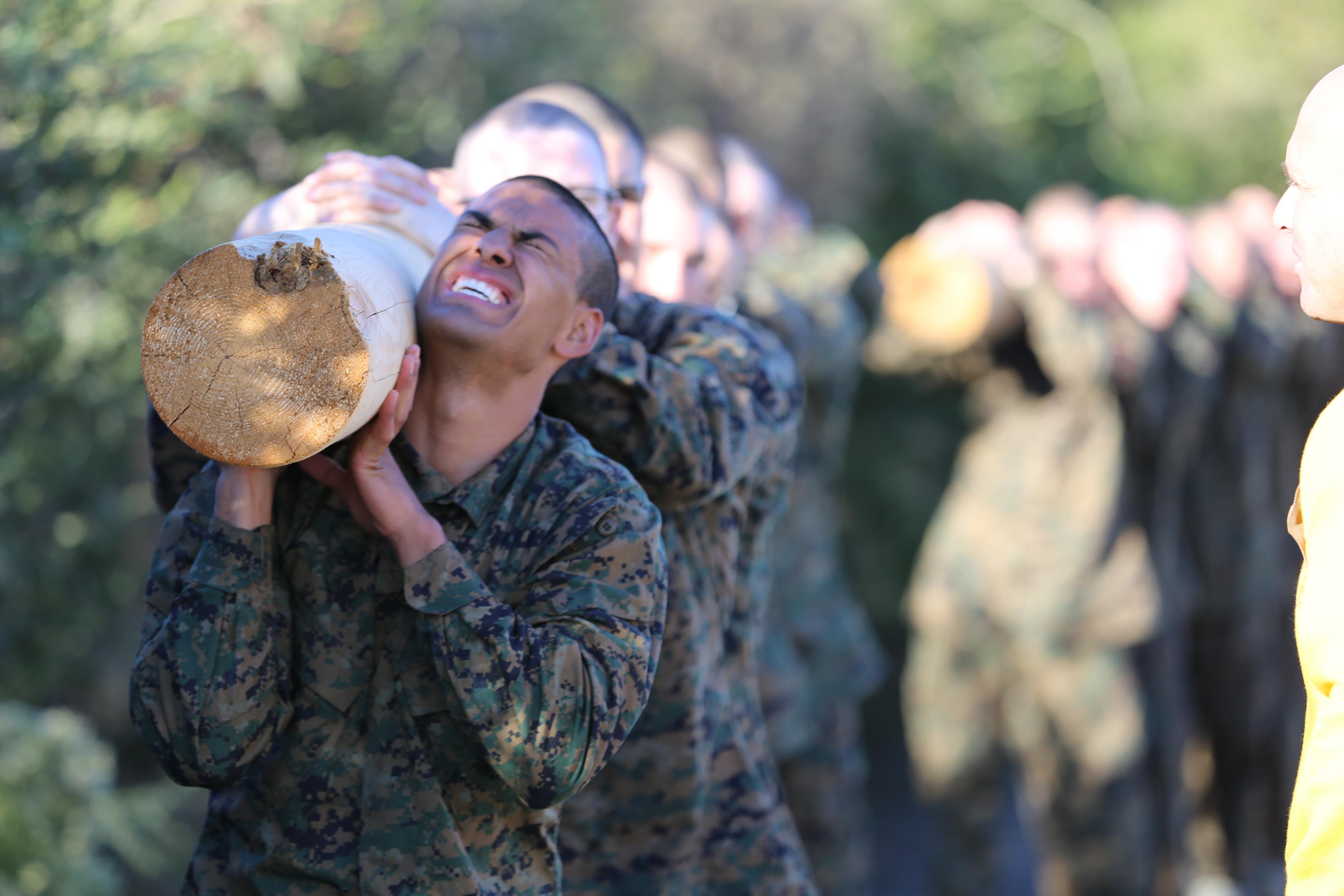 Log drills demand small unit leadership > Marine Corps Recruit Depot ...