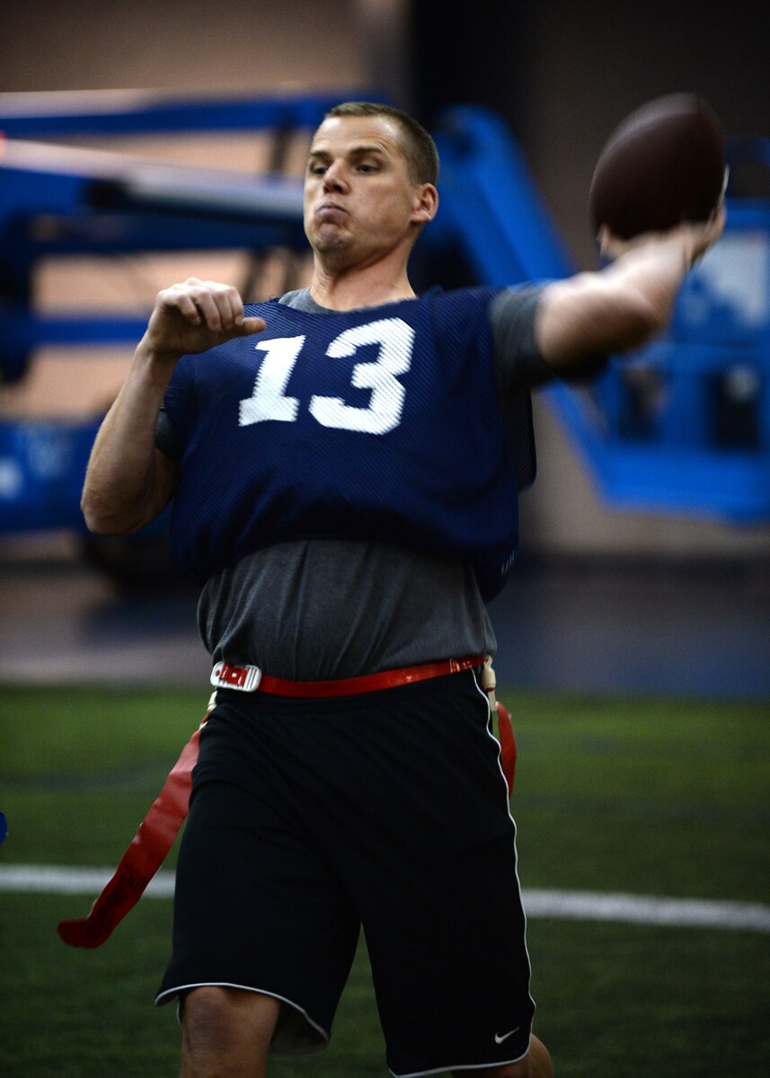 2013 Intramural football championship > Eielson Air Force Base > Display