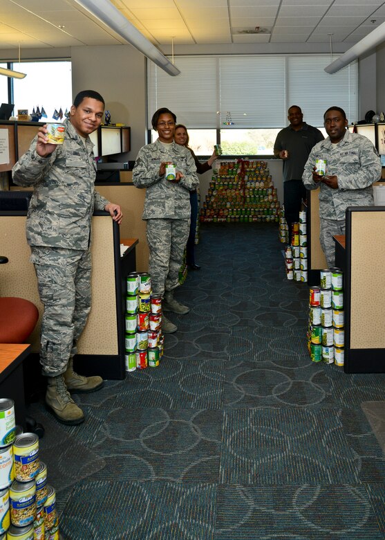 439th SCOS face off to feed the needy > Joint Base Langley-Eustis ...