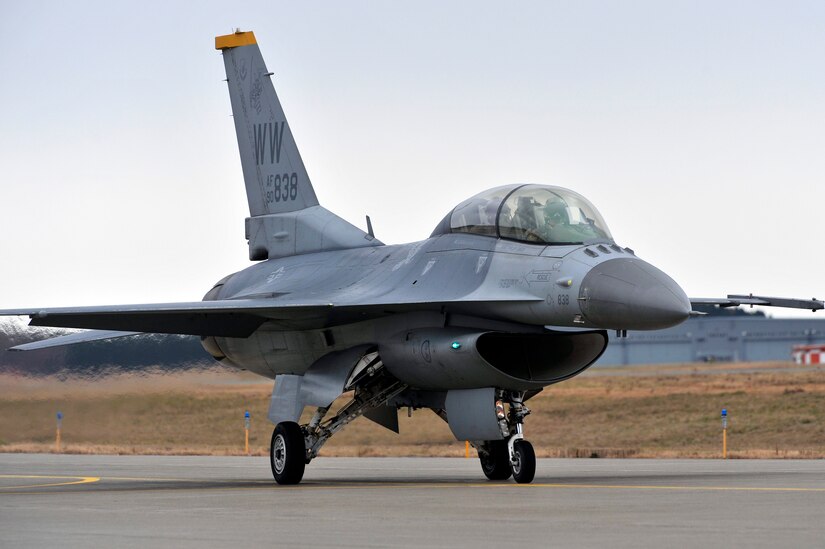 PACAF F-16 demo team ready for takeoff > Misawa Air Base > Article Display