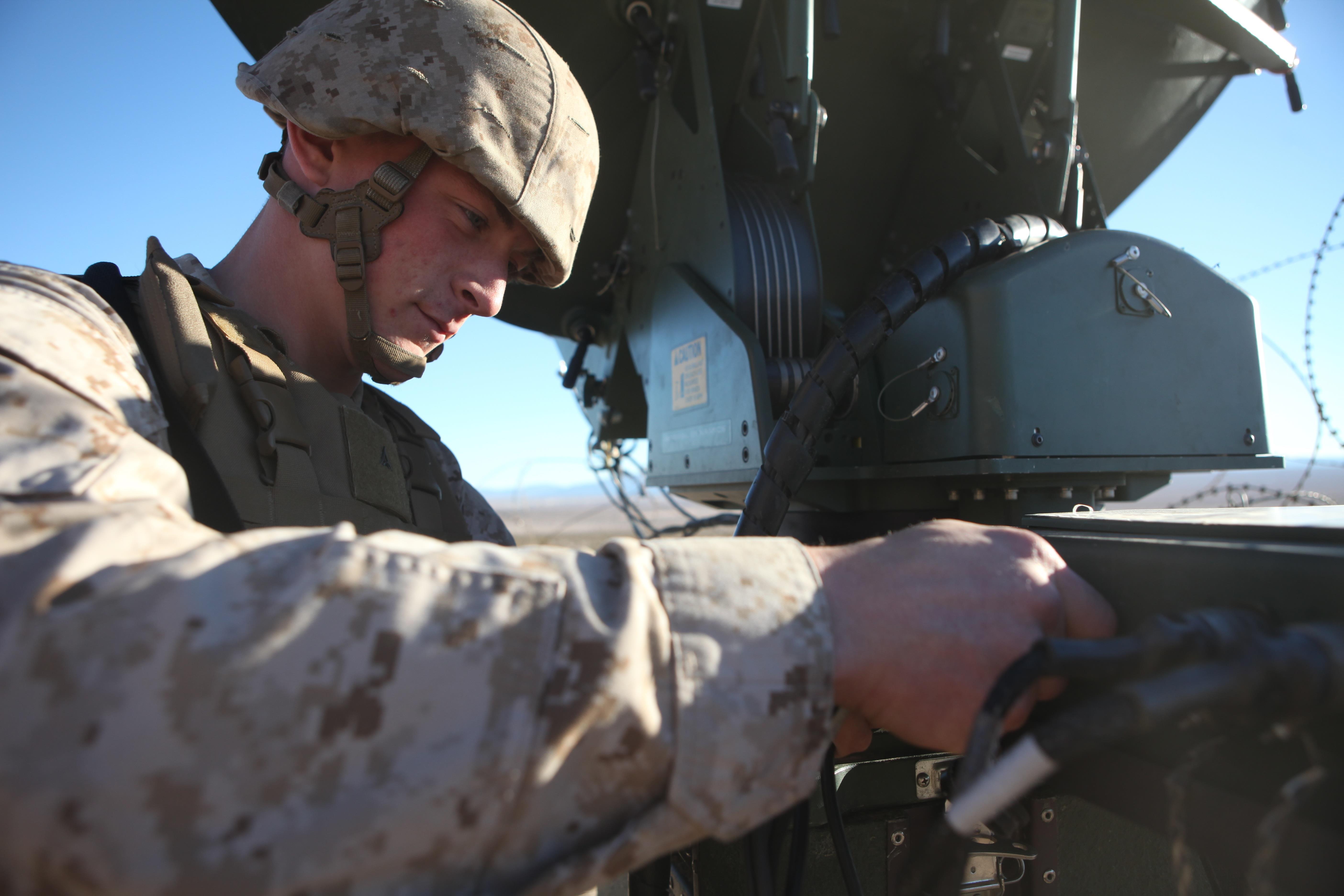 CLR-1 Marines keep communication flowing during Steel Knight > 1st ...