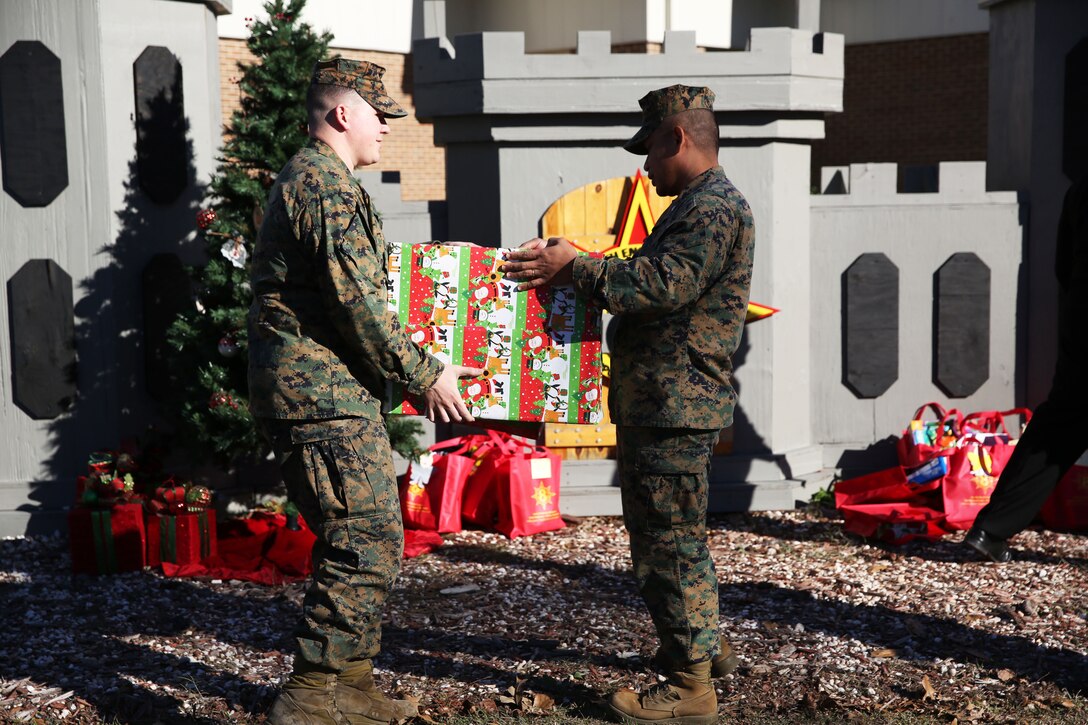 Merry Christmas: 8th ESB embraces holiday spirit