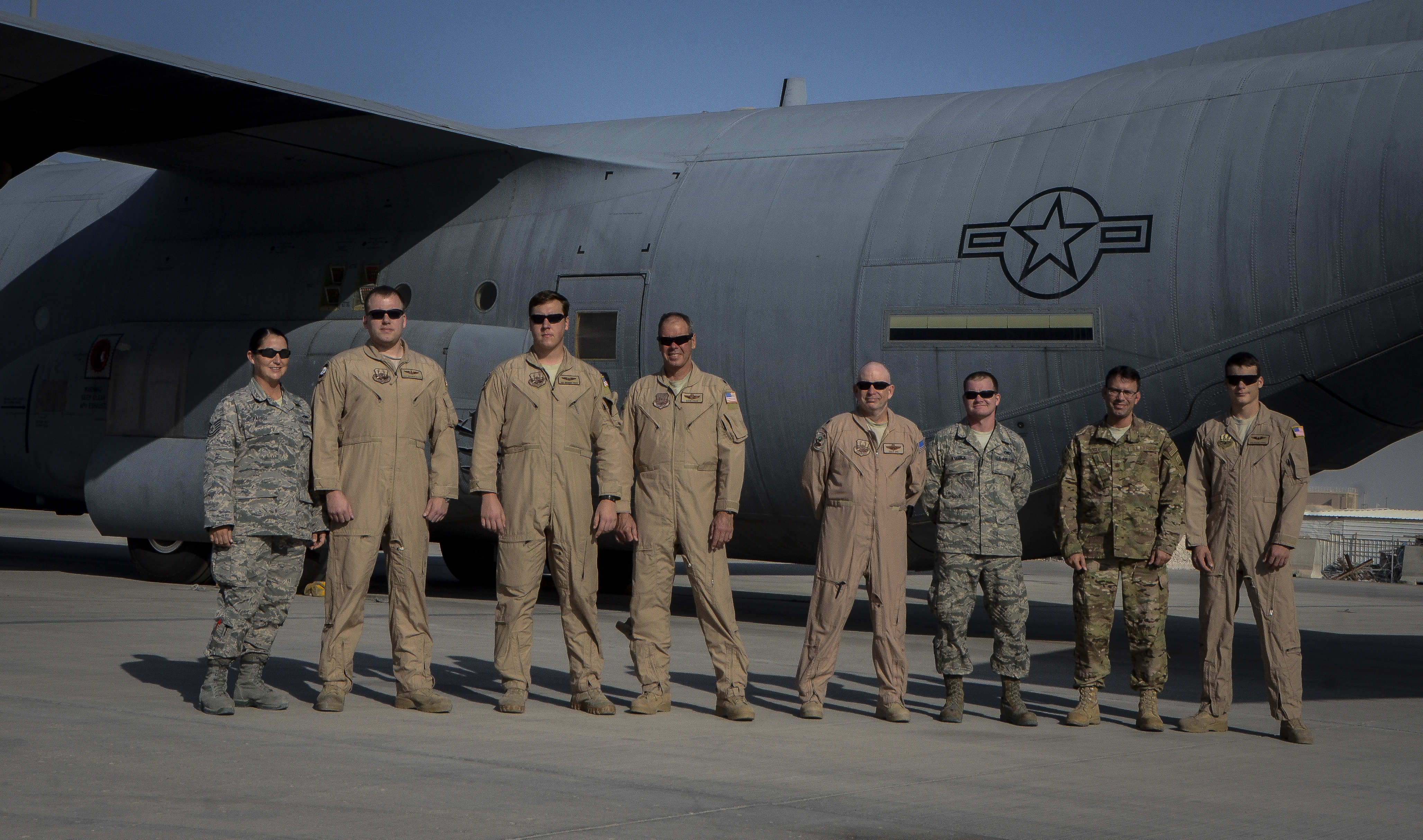 Airmen deploy with family > U.S. Air Forces Central > News