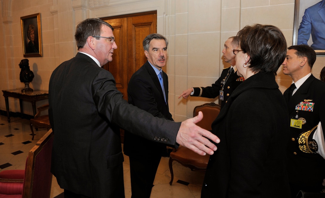 U.S. Deputy Defense Secretary Ashton B. Carter introduces members of ...