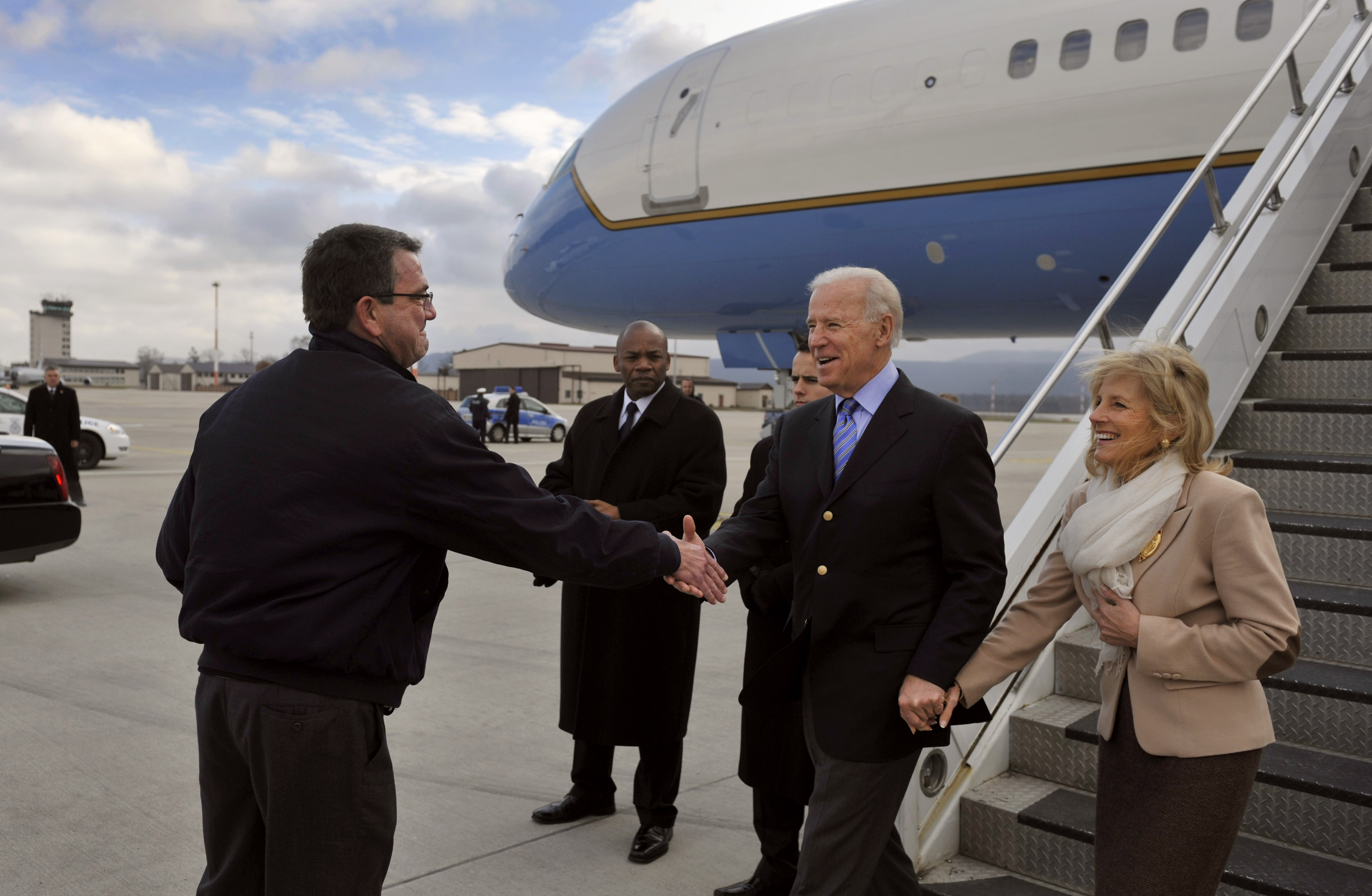 U.S. Deputy Defense Secretary Ashton B. Carter greets U.S. Vice ...