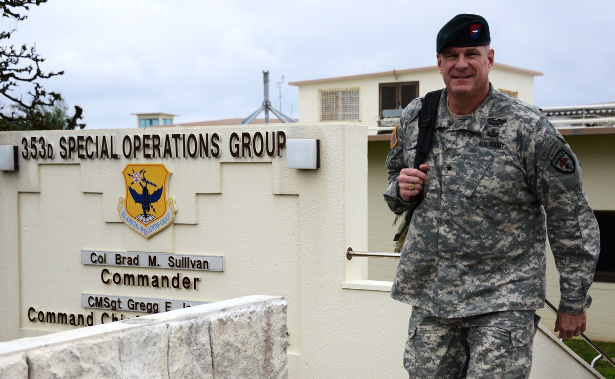 SOCKOR commander visits SOG > 353rd Special Operations Wing > Stories