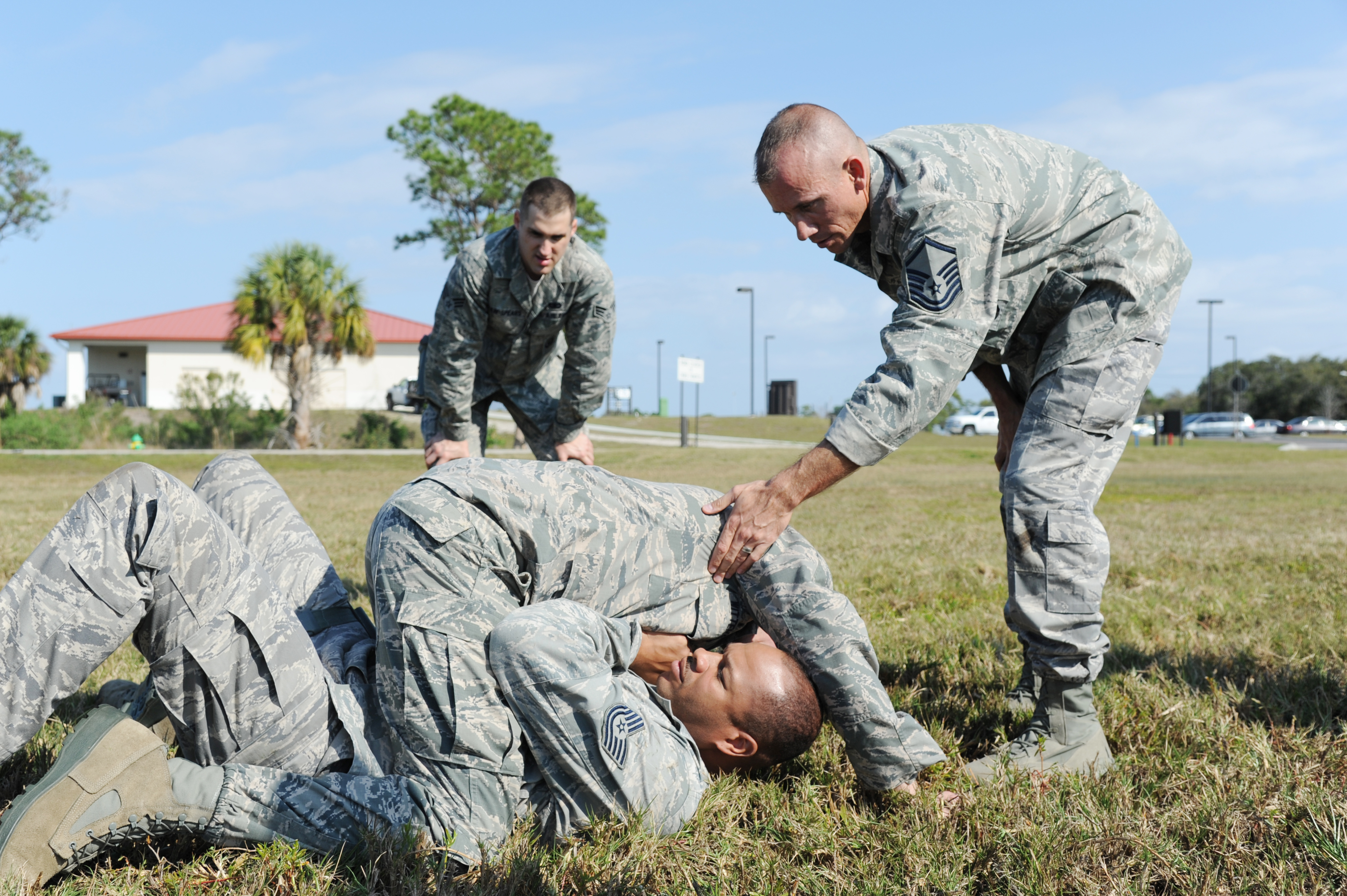 Security Forces Training Focuses on Practical Moves, Safety > 927th Air ...