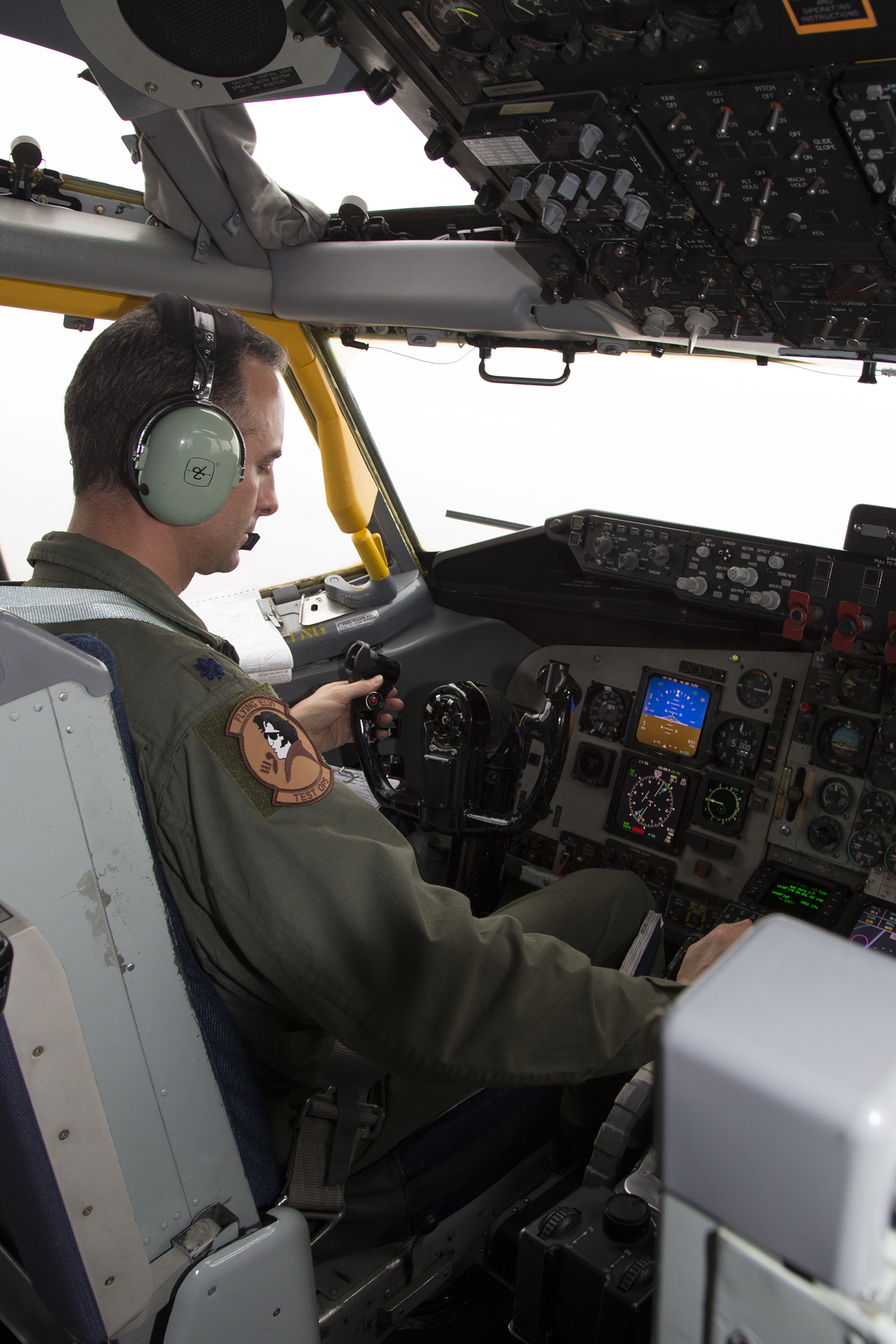 445th FLTS commander leads by example > Edwards Air Force Base > News