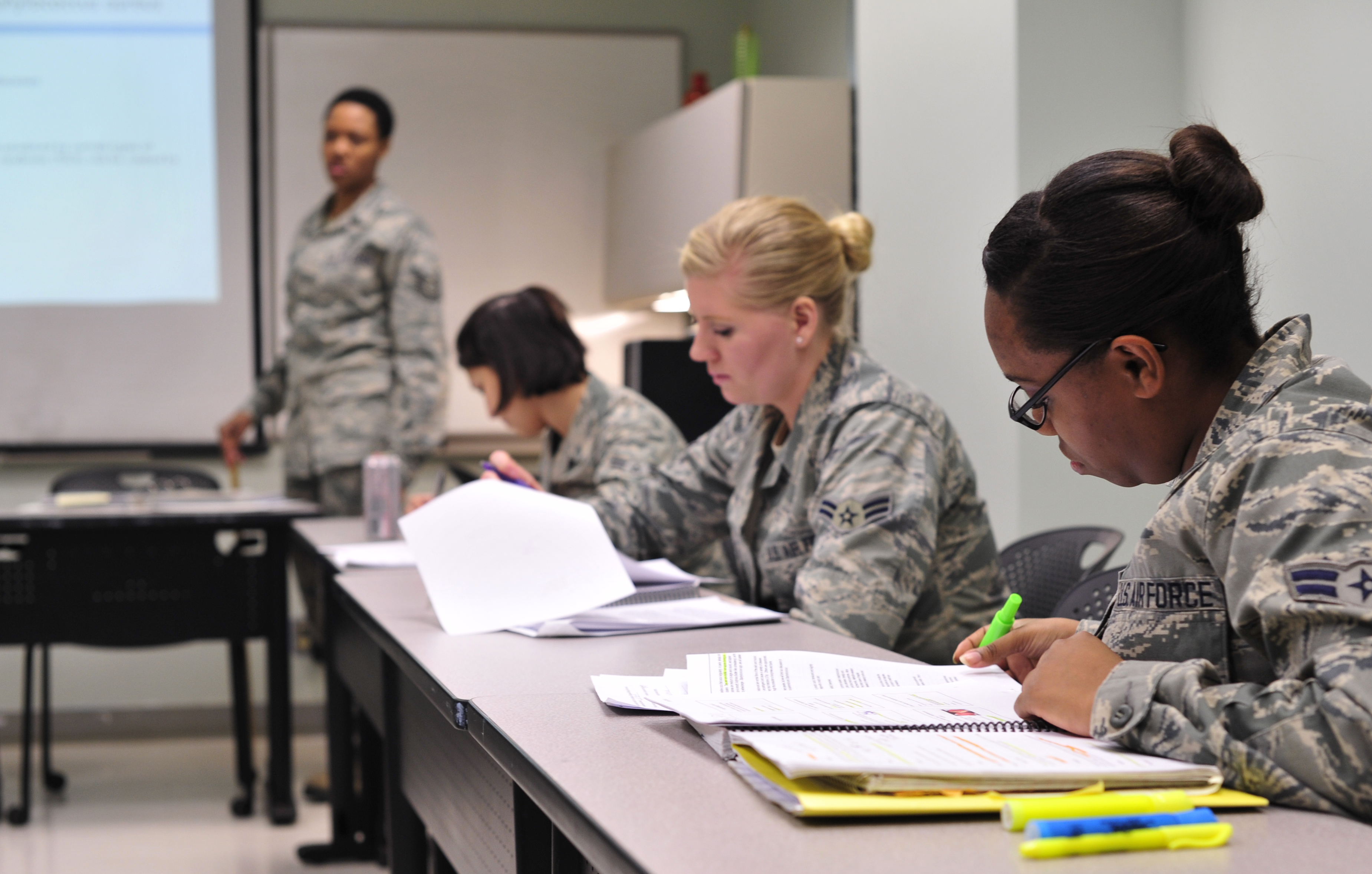 Laboratory & Pathology Team play vital role at Malcolm Grow Medical ...