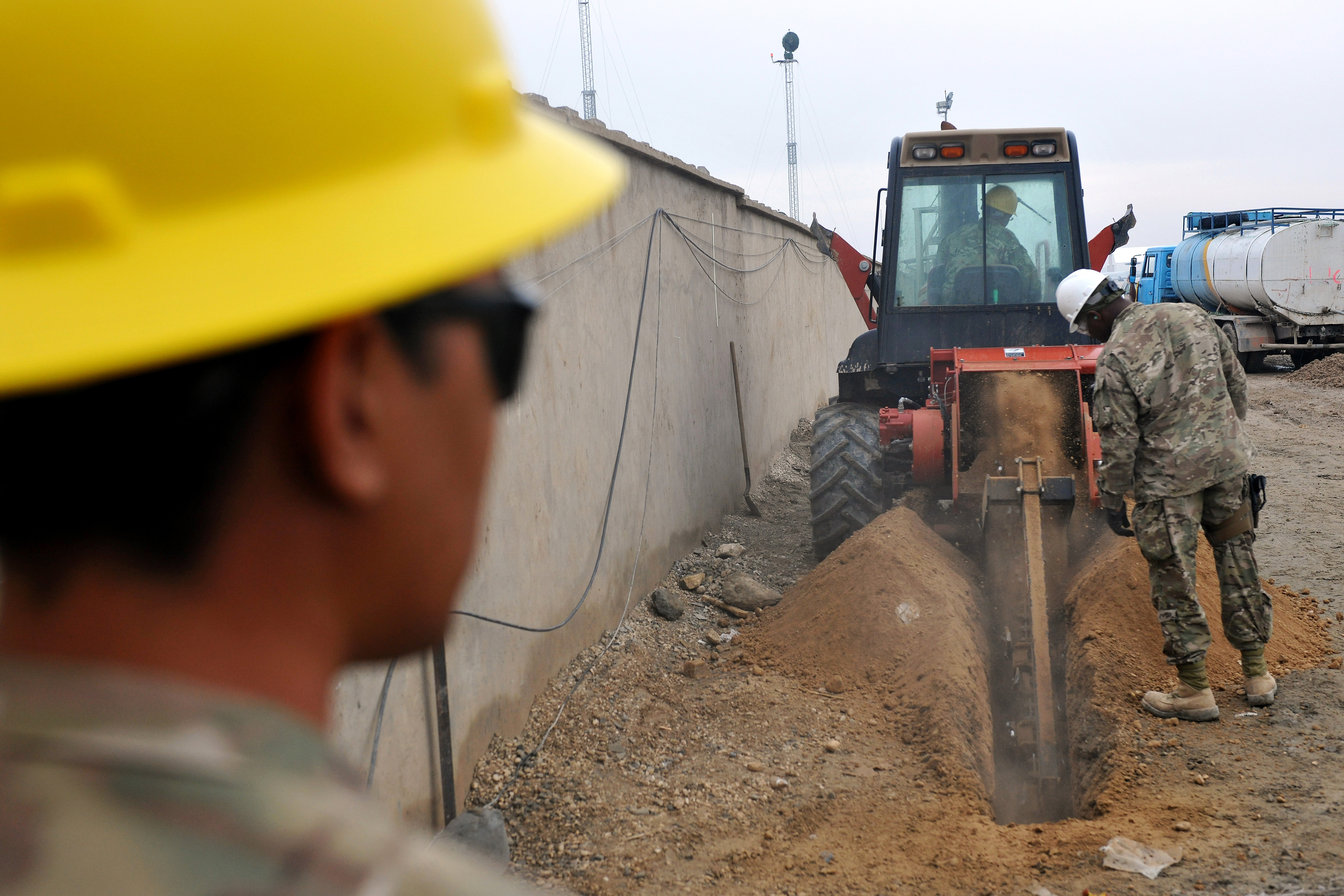 Deployed Comm Airmen dig it > U.S. Air Forces Central > Display