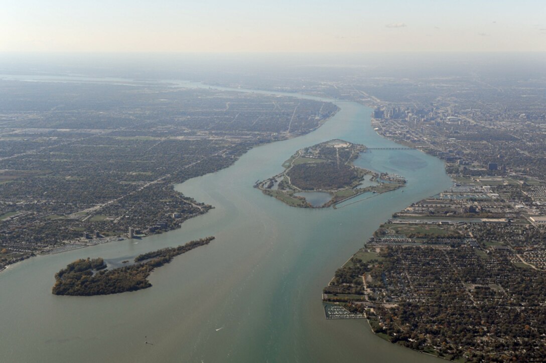 Why is Detroit's side of the river much cleaner than Windsor's side ...