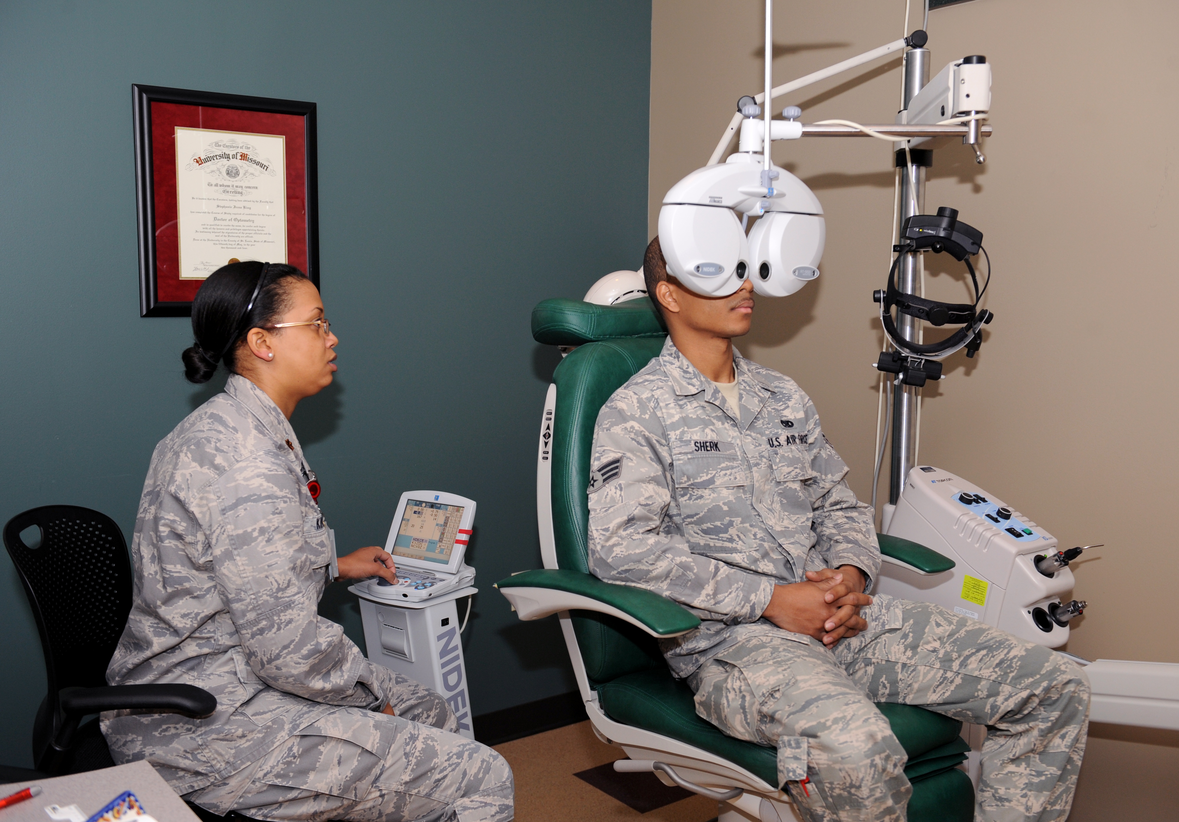 Optometry Clinic give Airmen lasting eye health