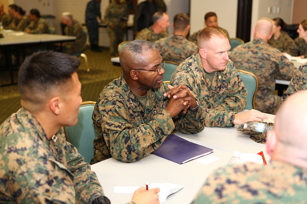 Major Gen. Ronald L. Bailey (center), the 1st Marine Division ...