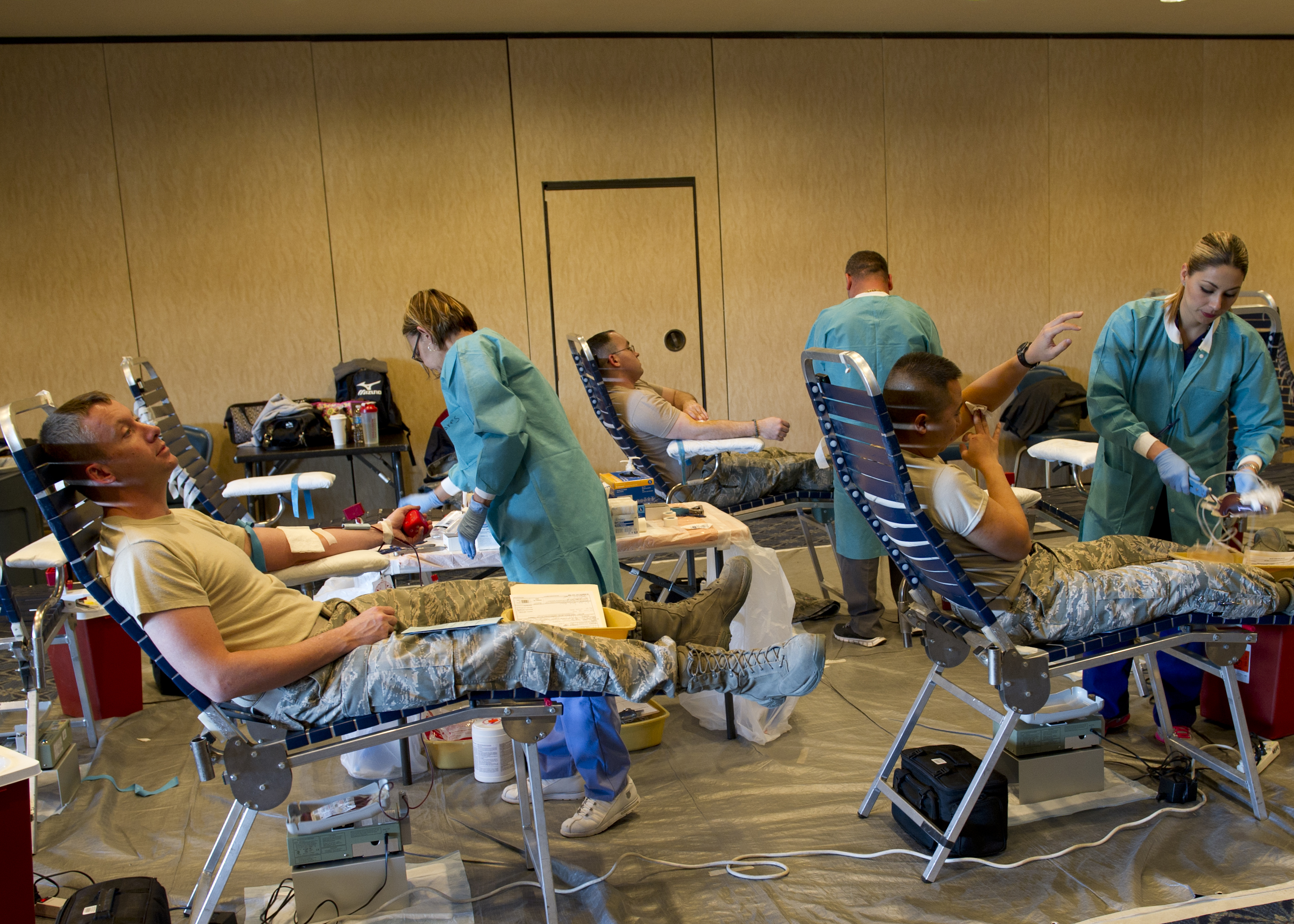 Holloman donates blood to ASBP > Holloman Air Force Base > Article Display