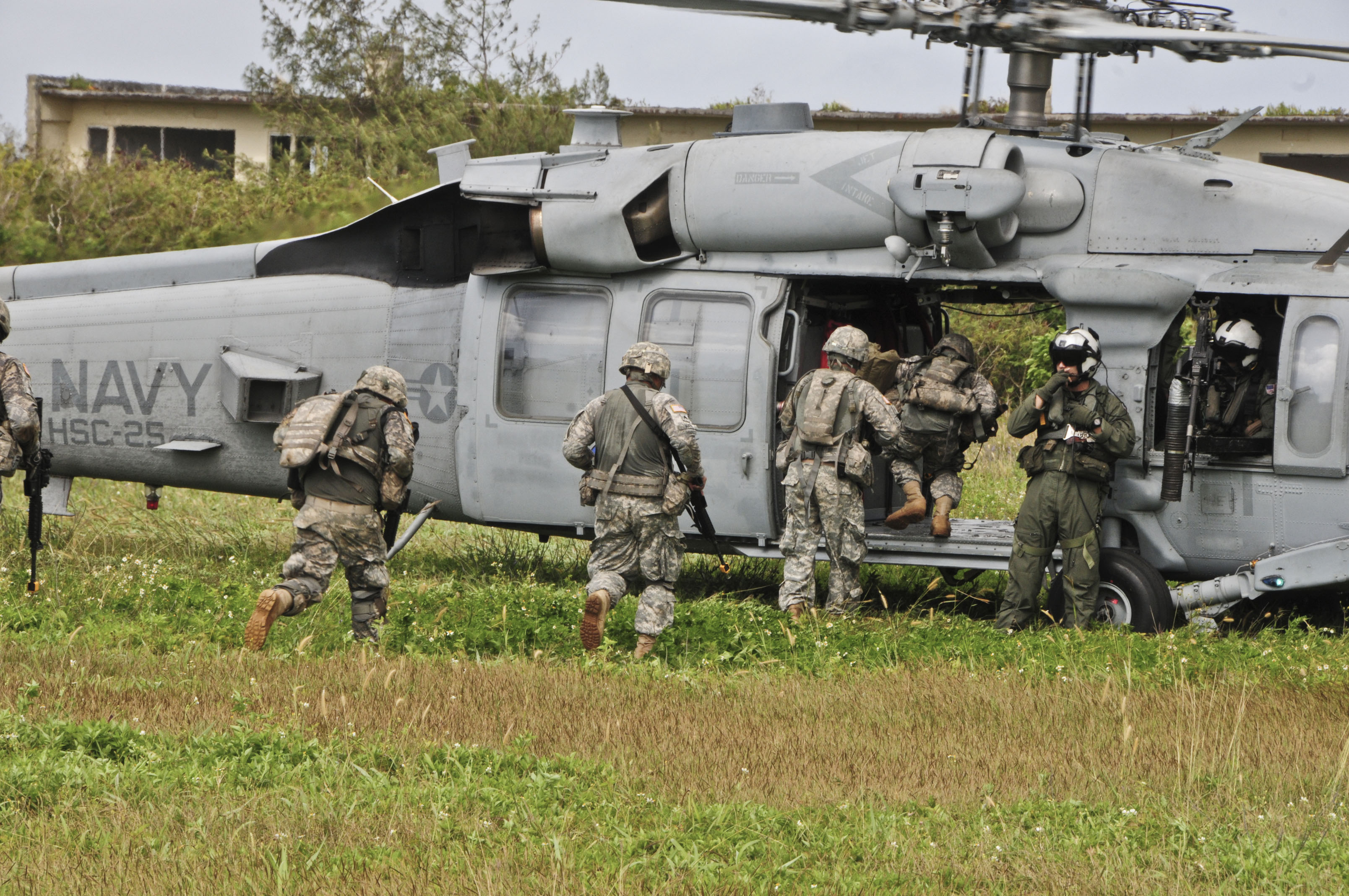 Army, Navy train to save lives downrange > Andersen Air Force Base ...