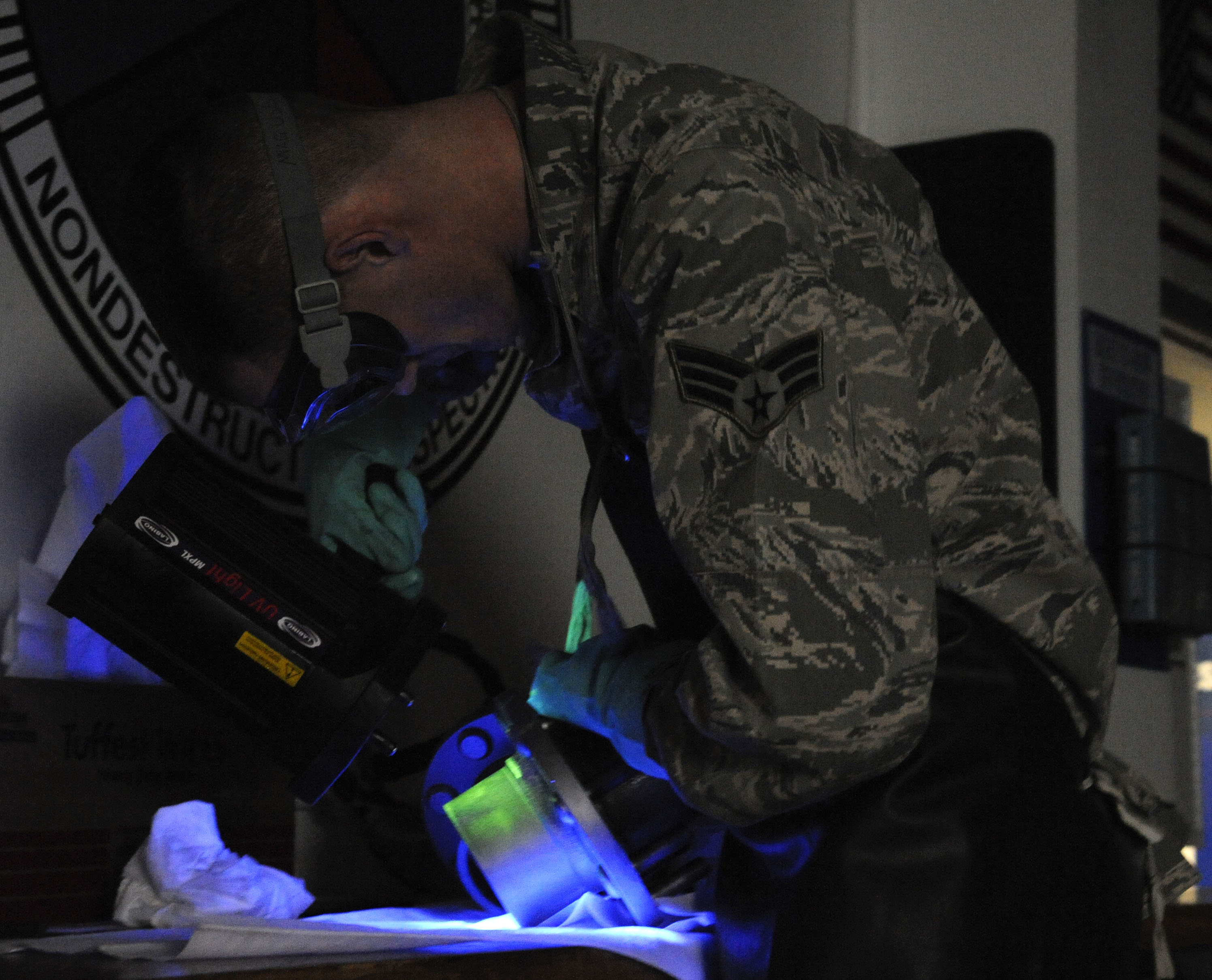 NDI Airmen take a look inside the BUFF > Barksdale Air Force Base > Display