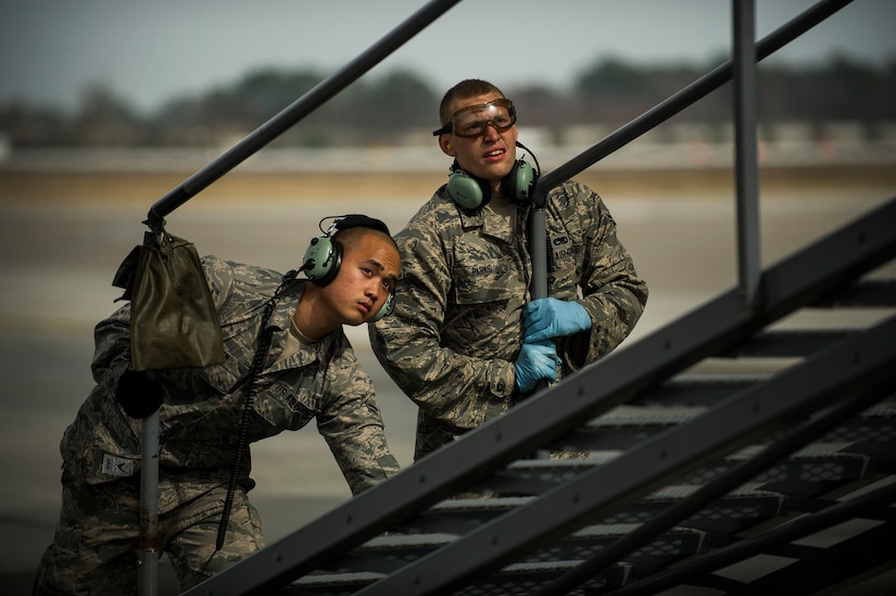 437th AMXS Airmen keep aircraft flying > Joint Base Charleston ...