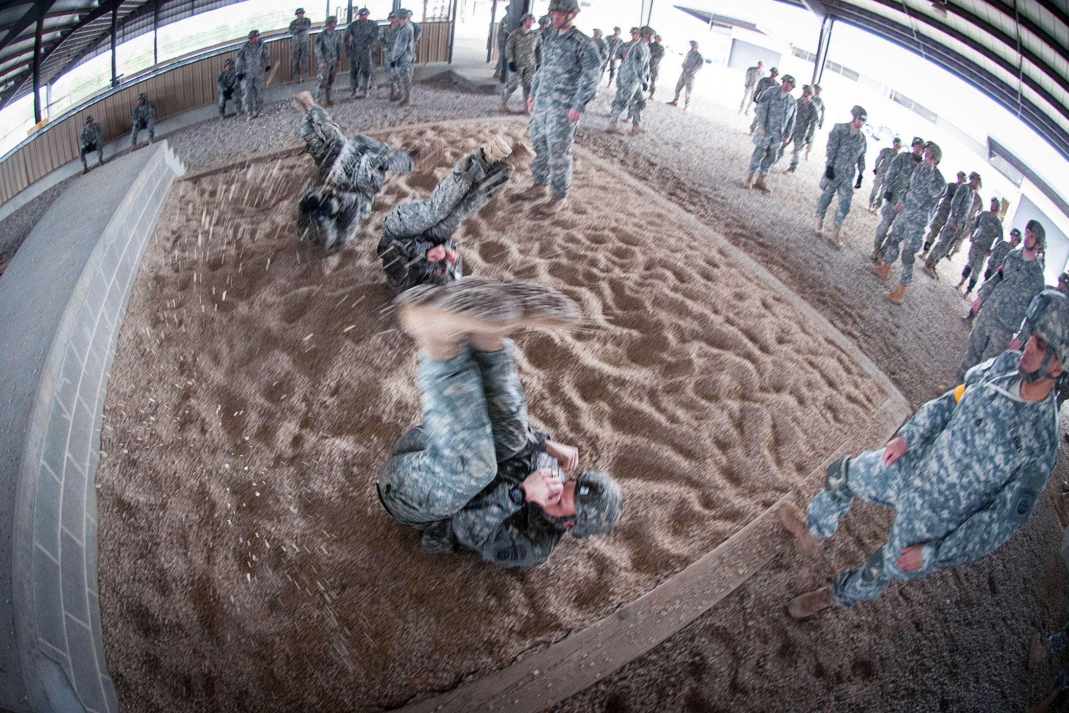 Paratroopers practice parachute landing falls before an airborne ...