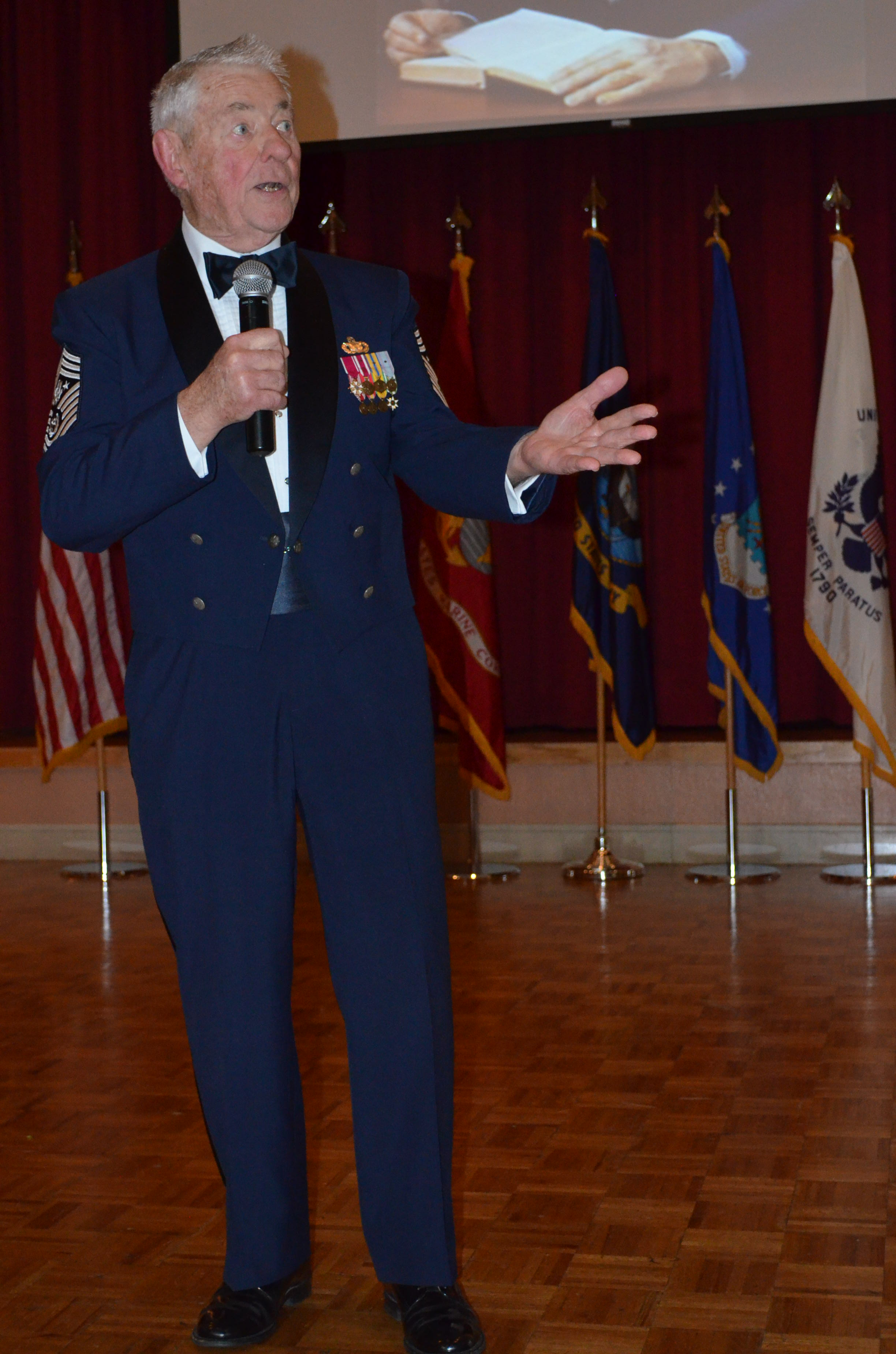 Chief Gaylord inspires Alamo Wing at annual awards banquet > Air Force ...